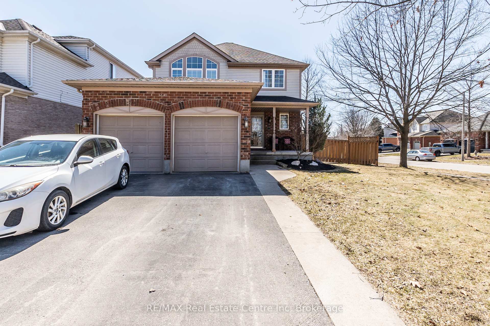 3 Karalee Crescent, Cambridge, ON N3C 4H2