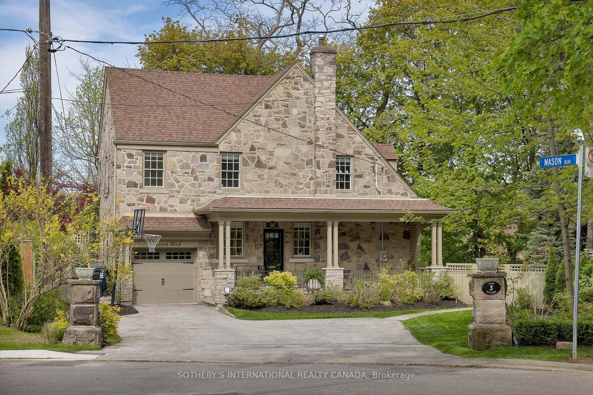 3 Mason Boulevard, Toronto, ON M5M 3C6