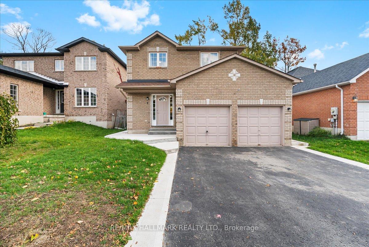 3 Masters Drive, Barrie, ON L4M 6W4