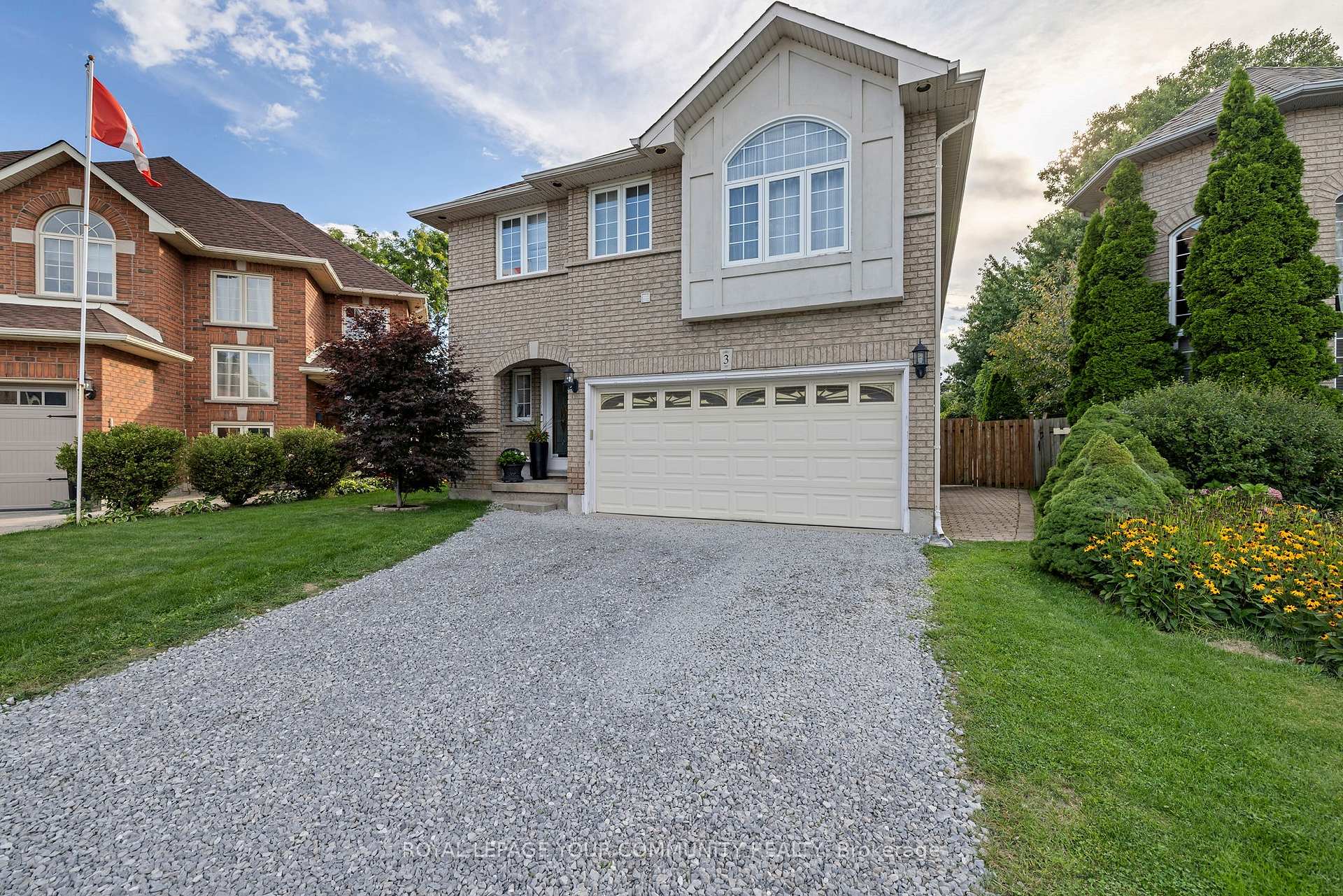 3 Nature Court, Hamilton, ON L9C 7T5