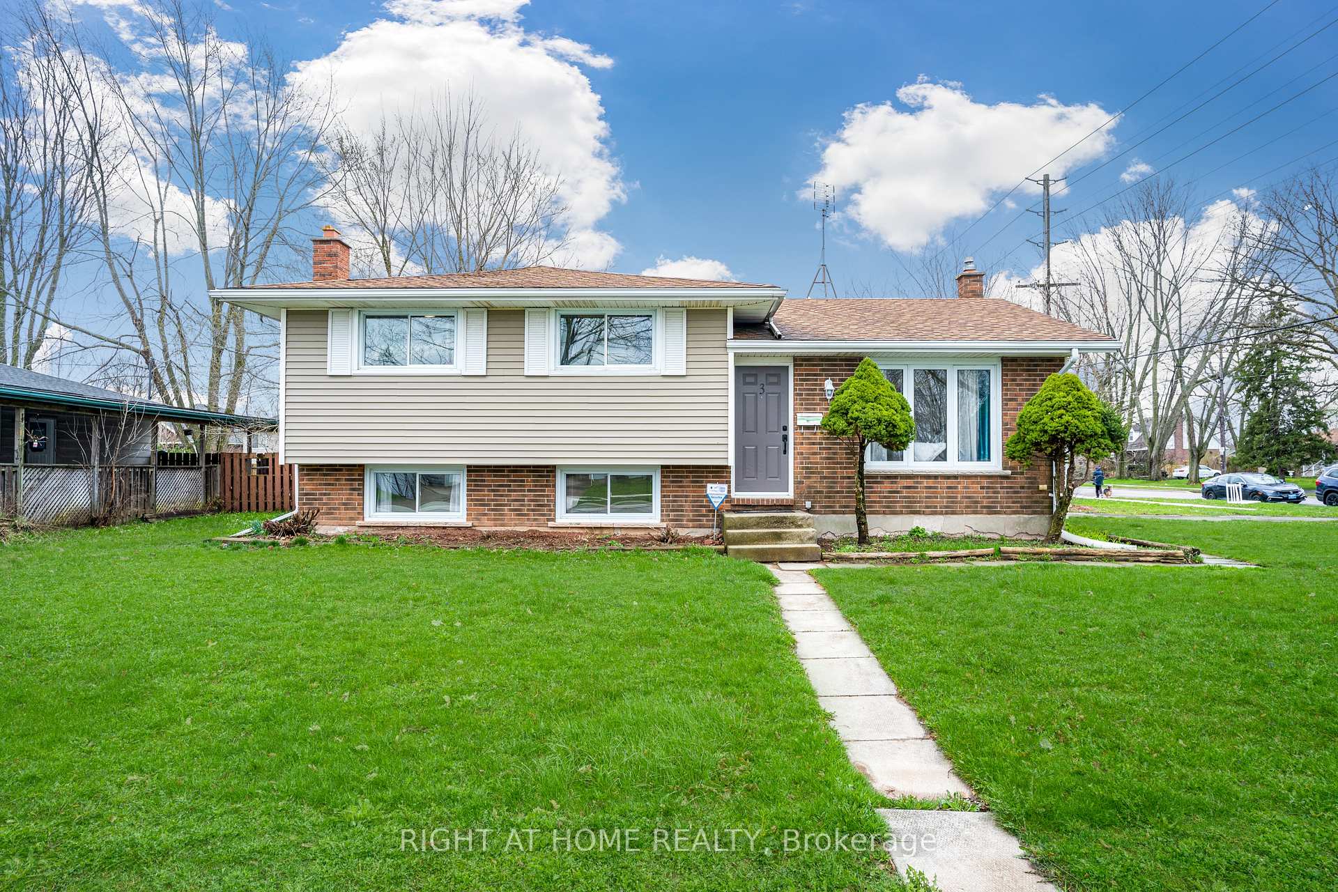 3 Northgate Drive, Welland, ON L3C 5Y2