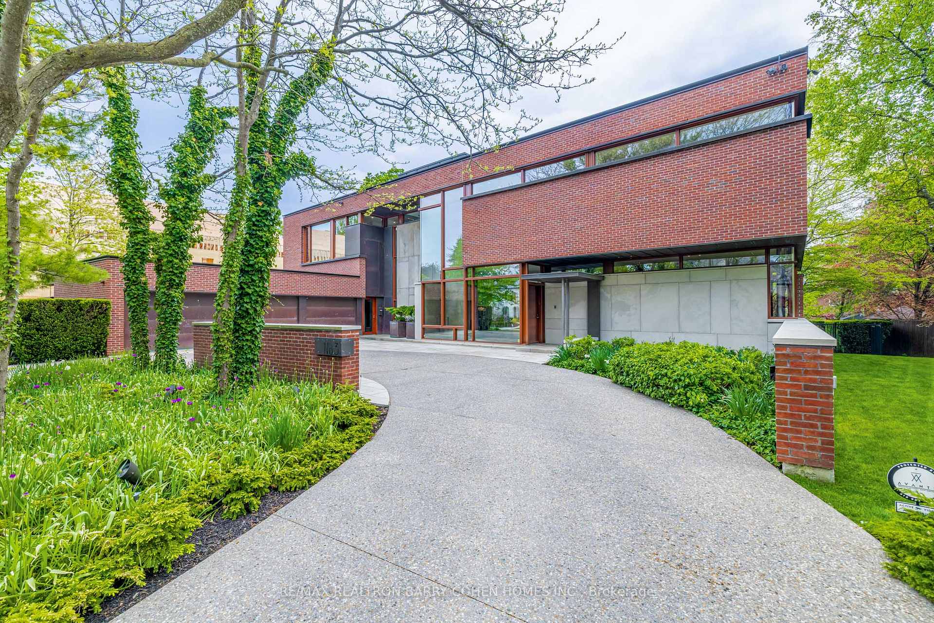 3 Purling Place, Toronto, ON M3B 1V4