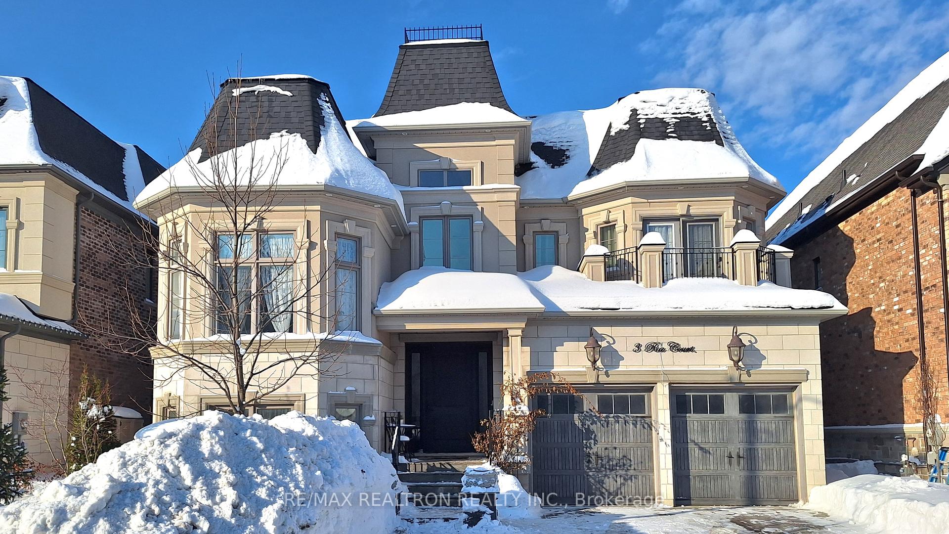 3 Ria Court, King, ON L7B 0B9