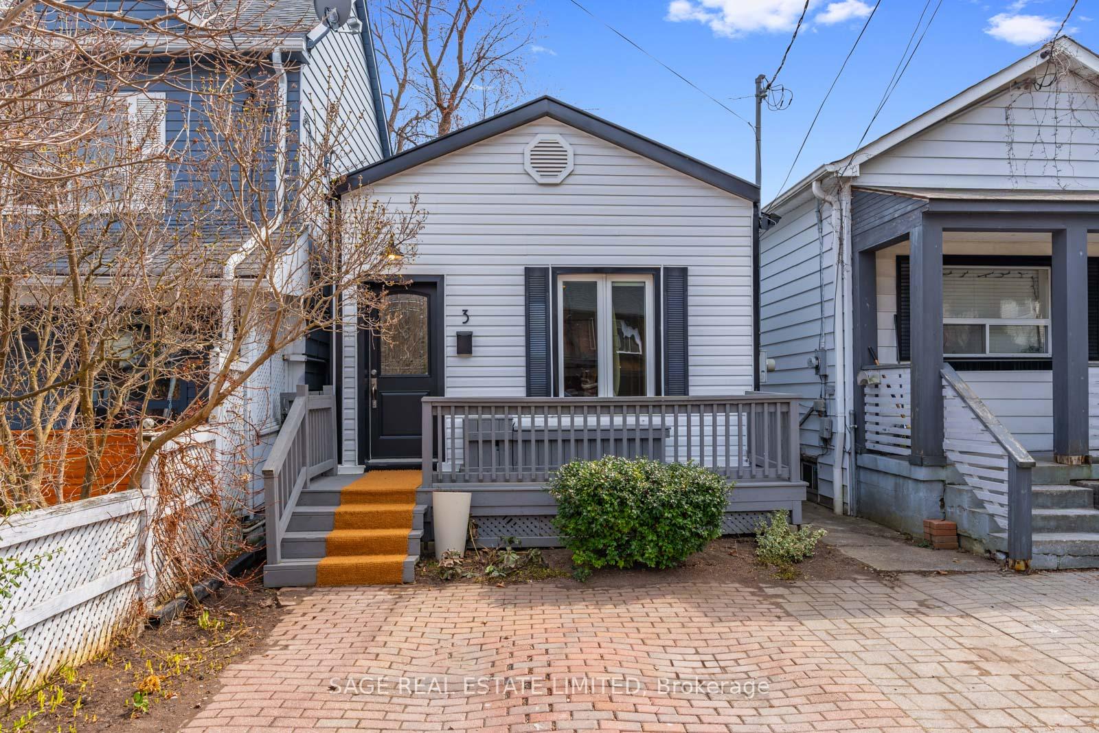 3 Rosevear Avenue, Toronto, ON M4C 1Z1