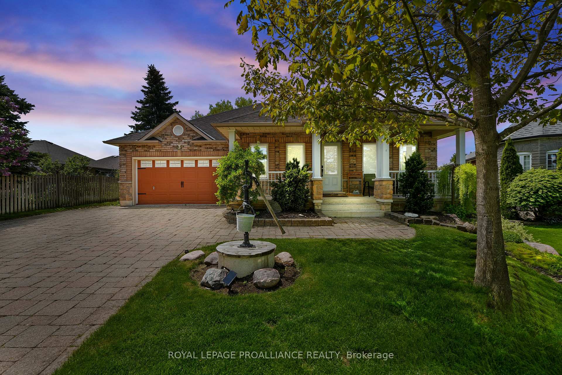 3 Sanderson Court, Peterborough North, ON K9H 7R3