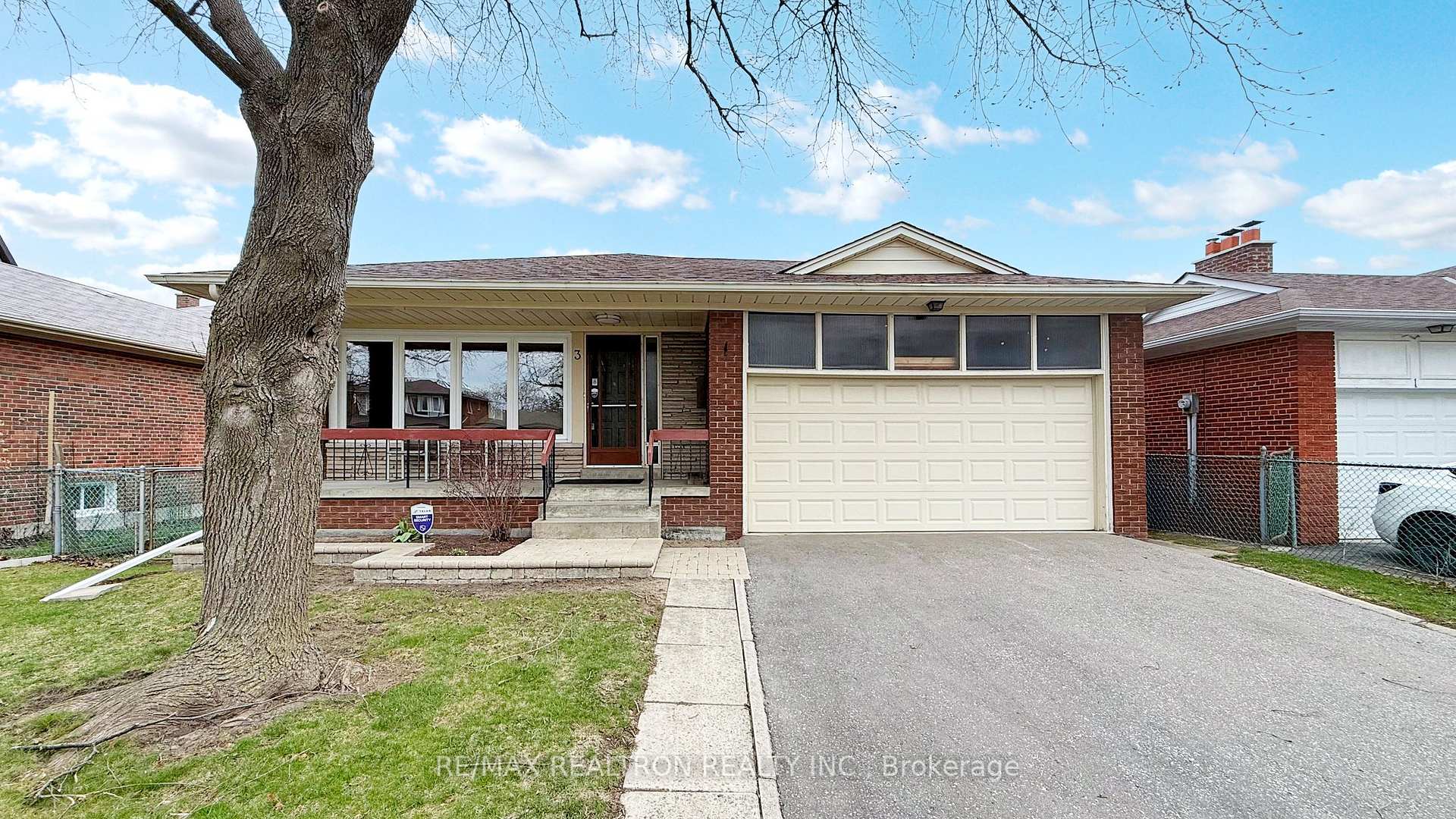 3 Taverly Road, Toronto, ON M2J 4E4