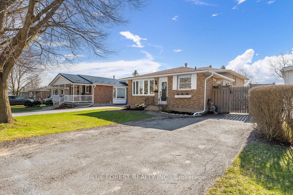 3 Upcott Crescent, London South, ON N6E 1S6