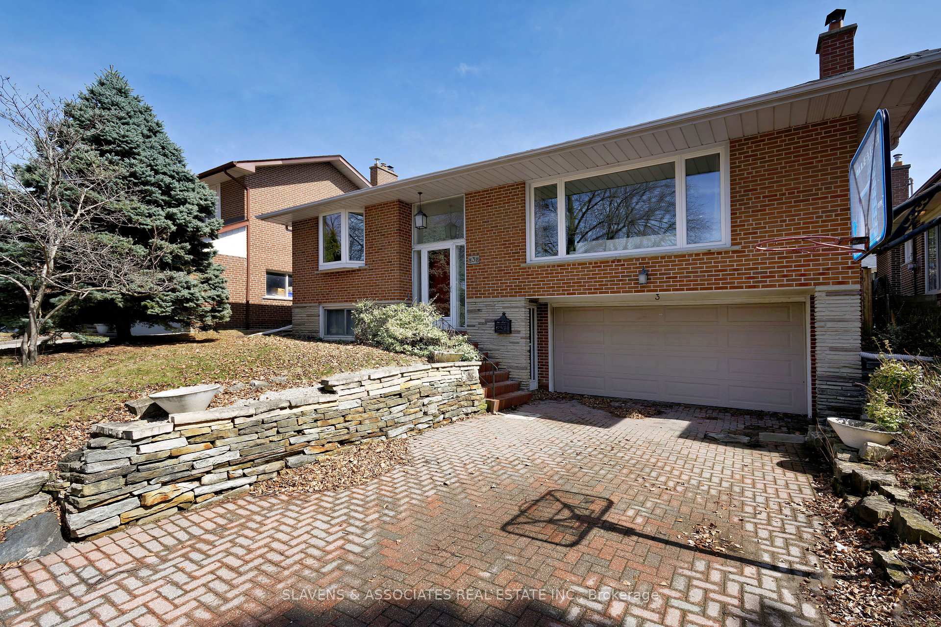 3 Watling Street, Toronto, ON M9P 3E8