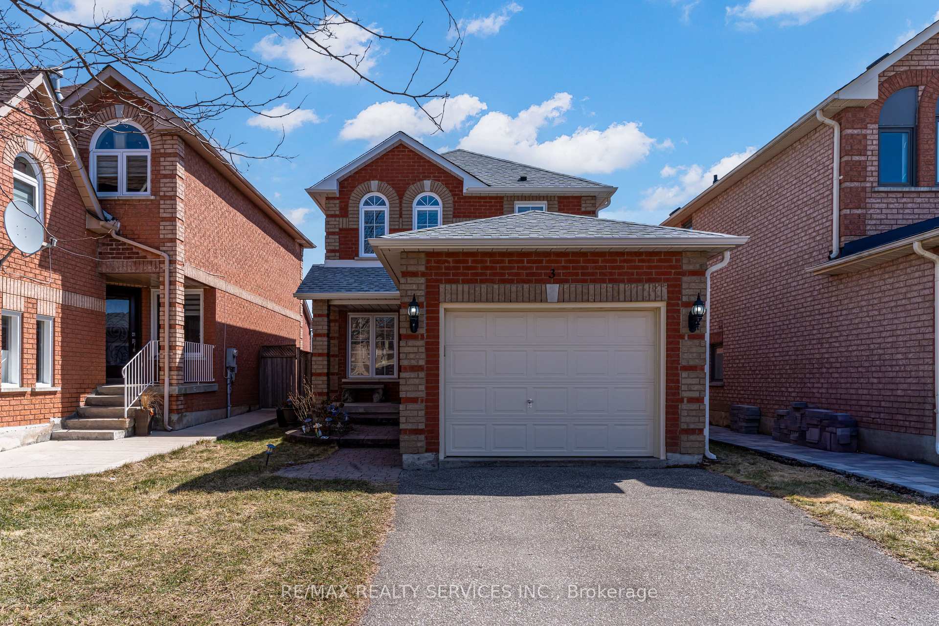 3 White Tail Crescent, Brampton, ON L6Y 5C4