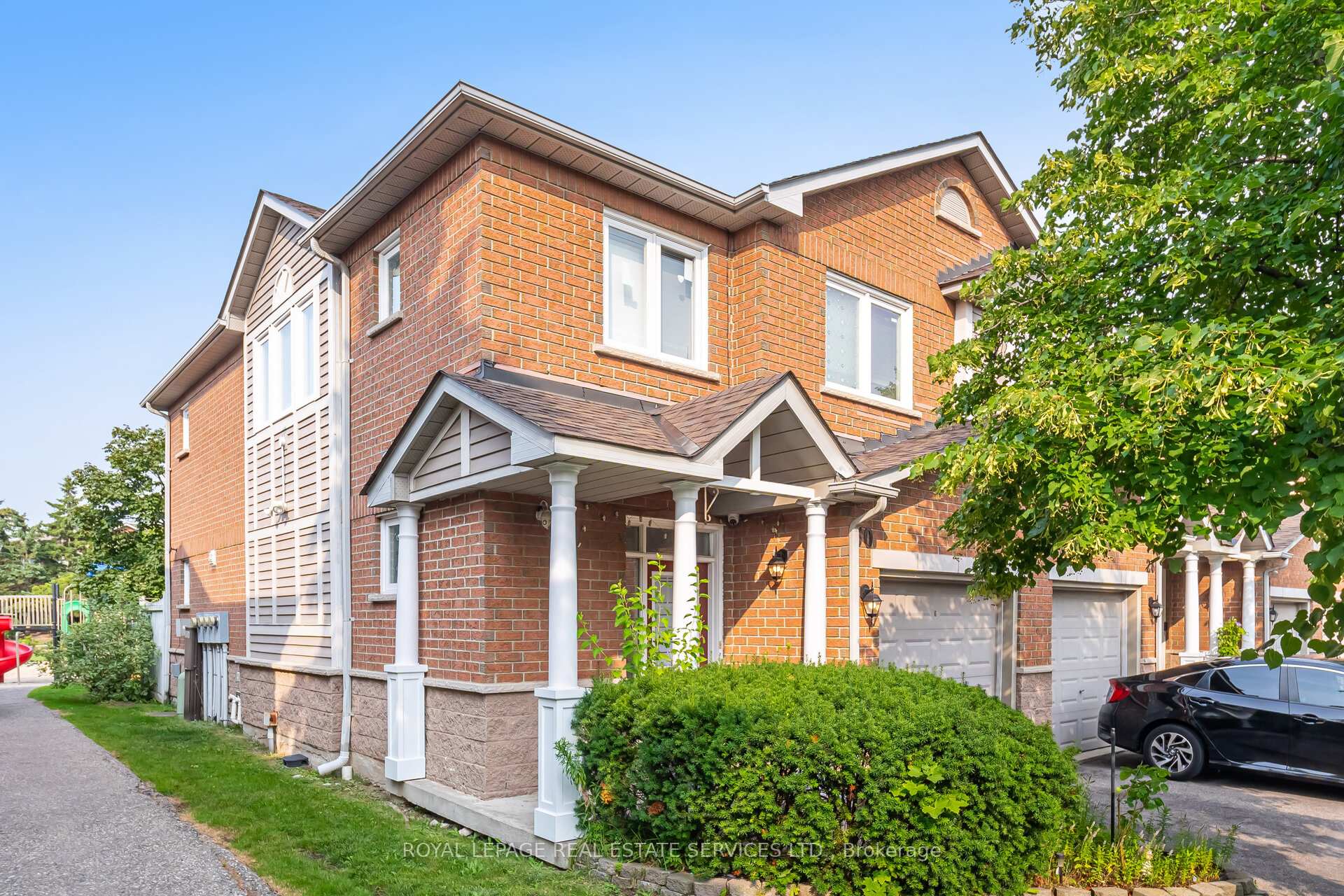 30 - 833 Scollard Court, Mississauga, ON L5V 2B4