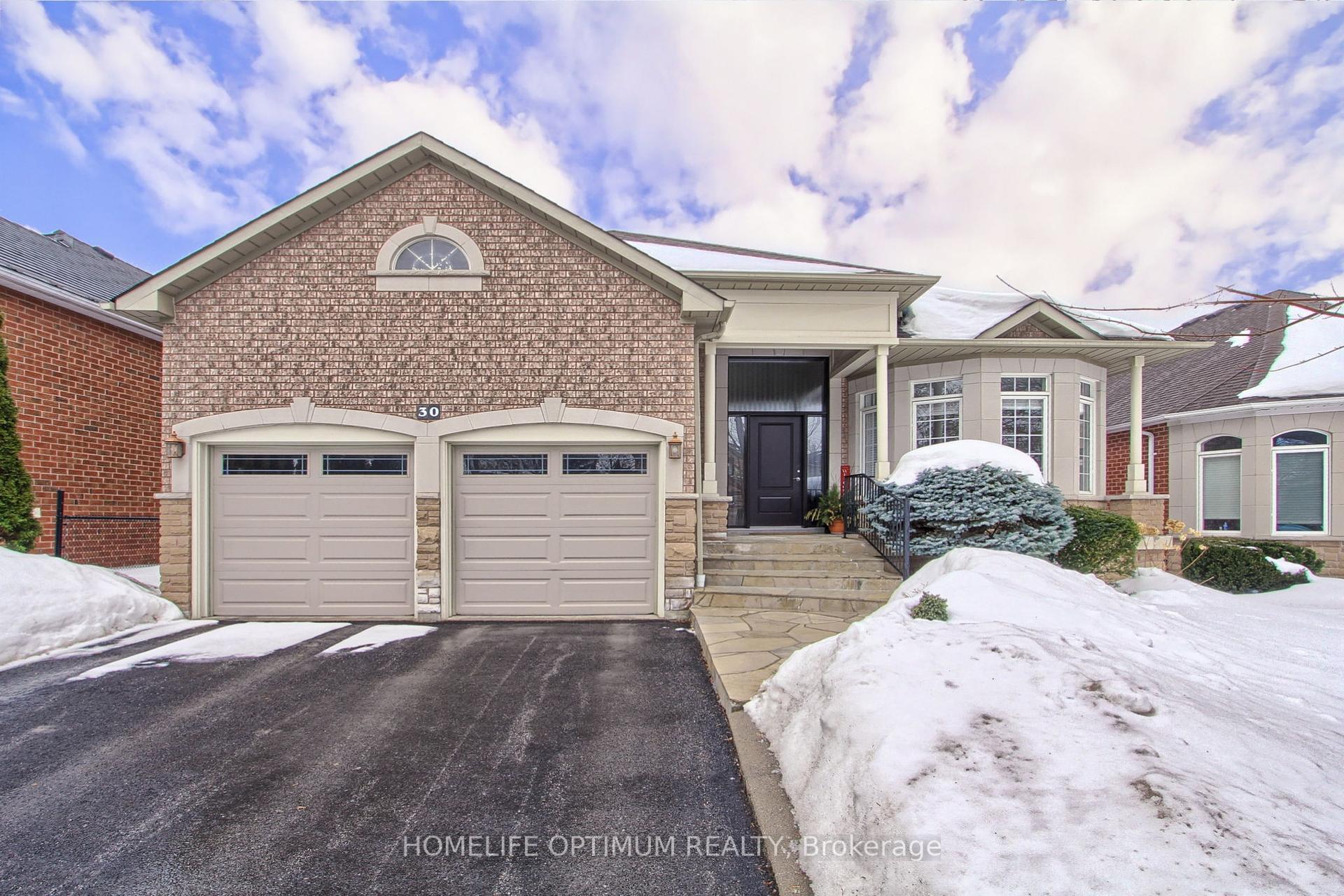30 Benville Crescent E, Aurora, ON L4G 7K3