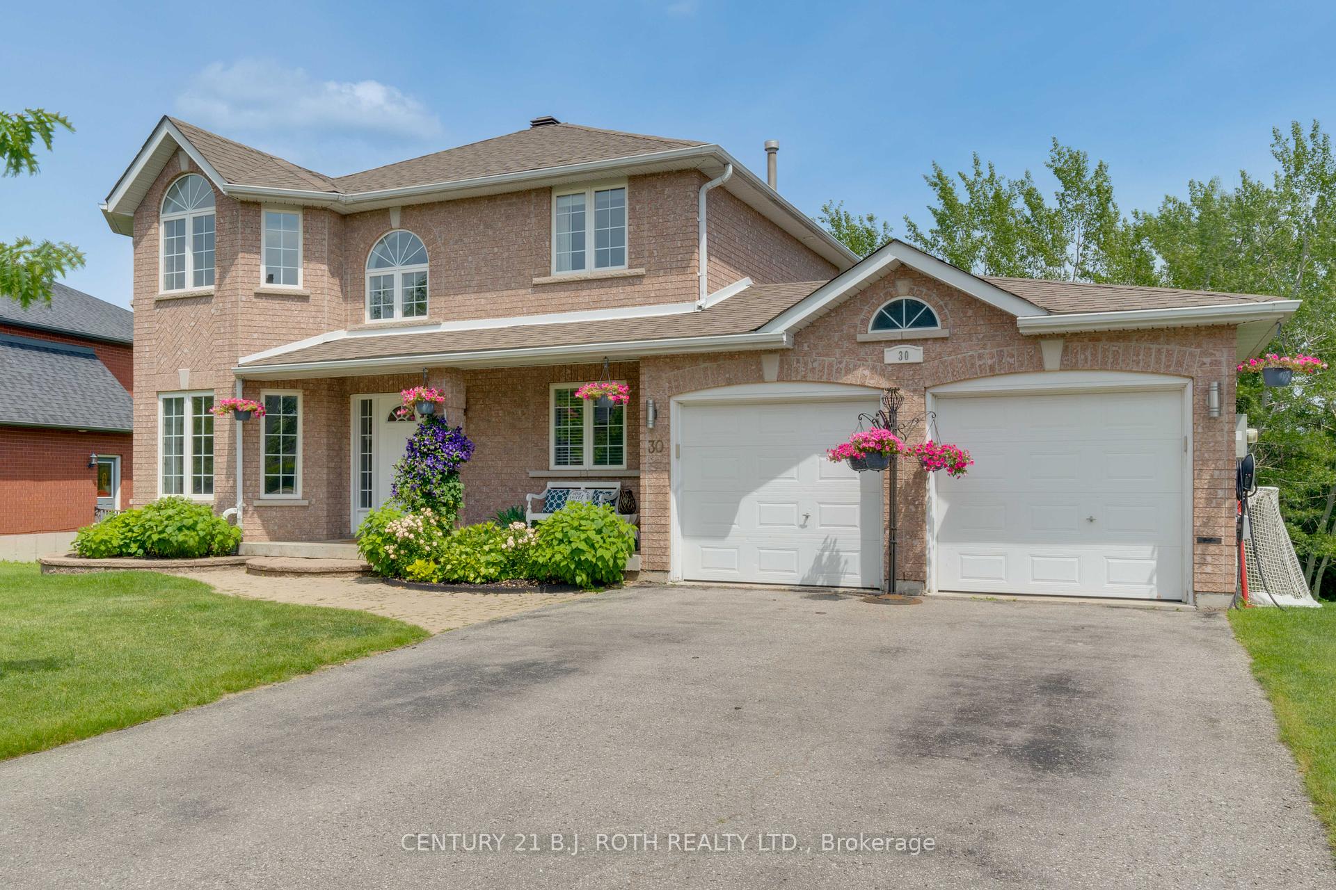 30 Capilano Court, Barrie, ON L4M 7E6