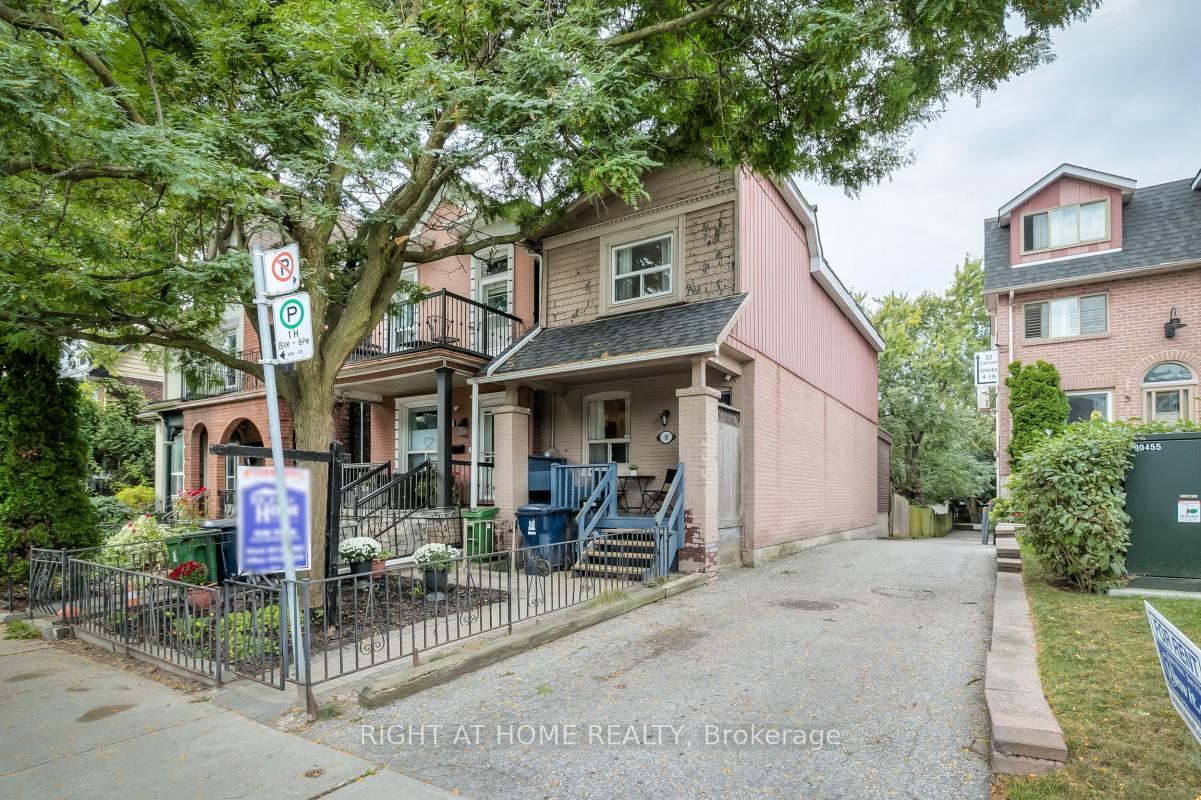30 Curzon Street, Toronto, ON M4M 3B4