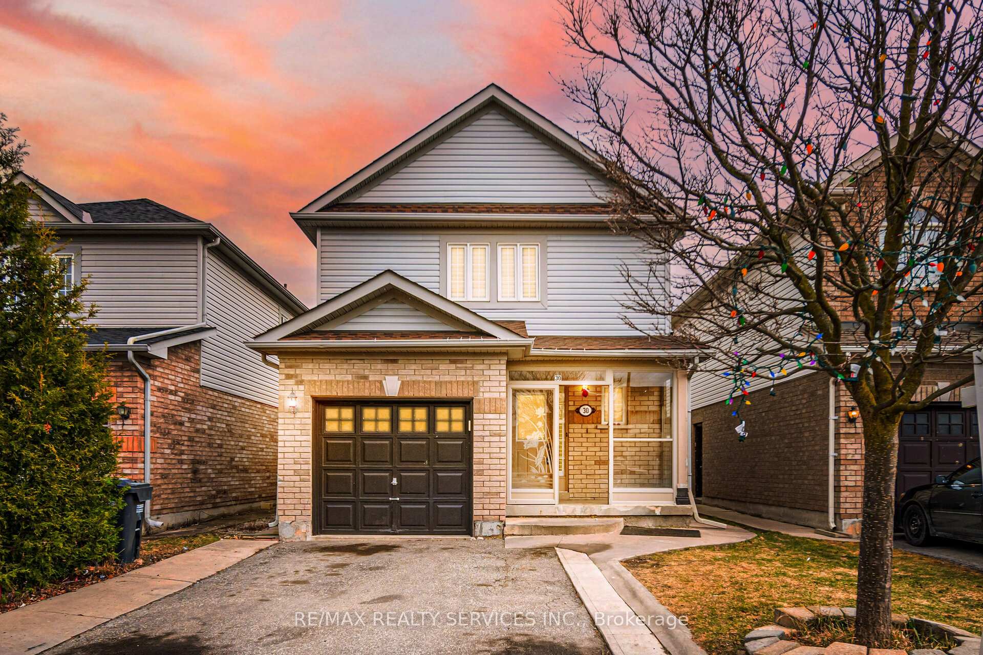 30 Earl Grey Crescent, Brampton, ON L7A 2L1