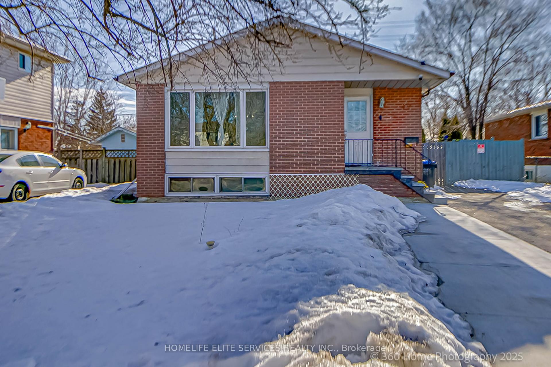 30 Edenborough Drive, Brampton, ON L6T 3A1