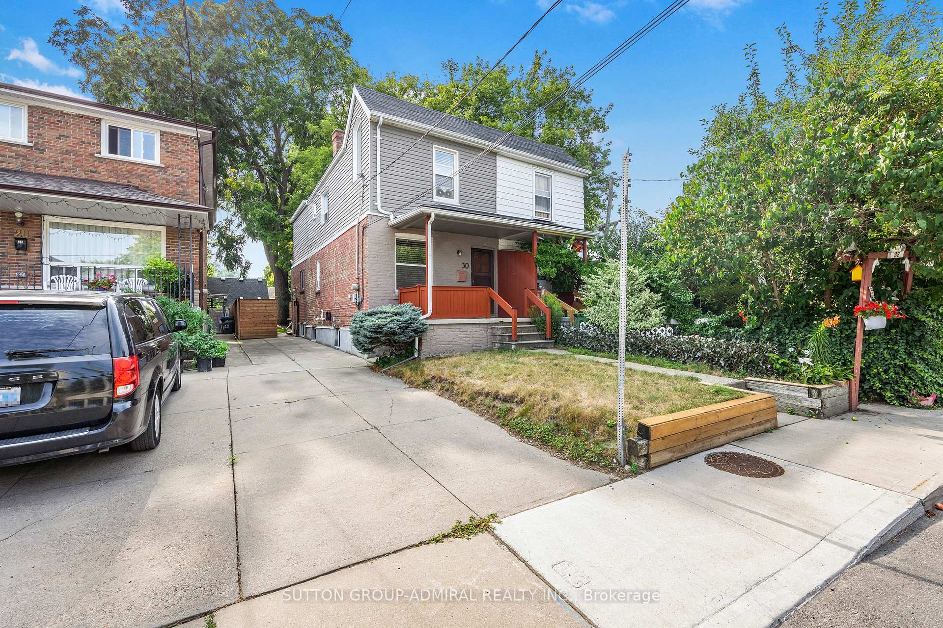 30 Everett Crescent, Toronto, ON M4C 4P2