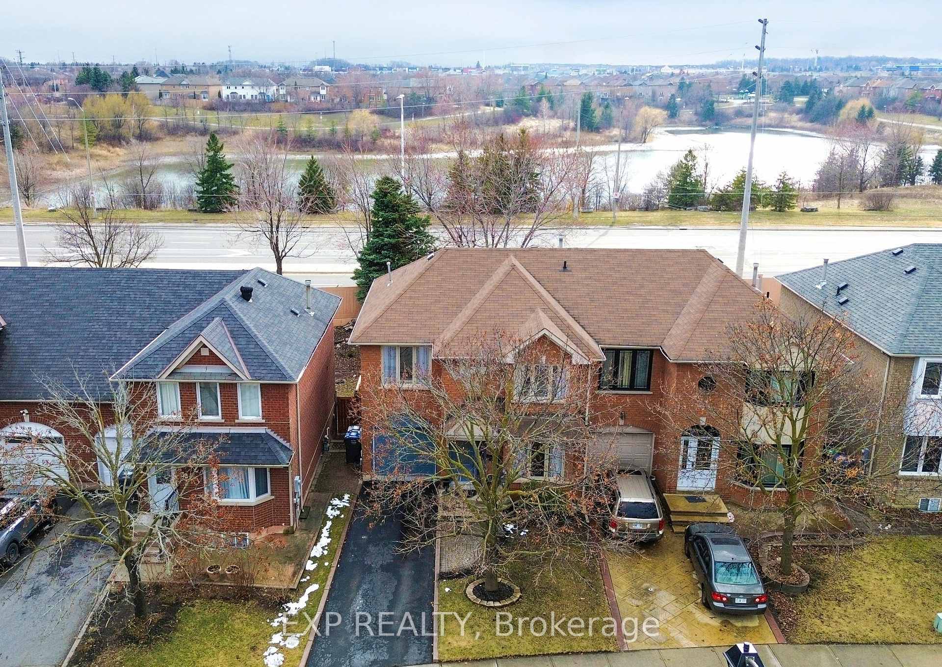 30 Fern Valley Crescent, Brampton, ON L6R 1K7