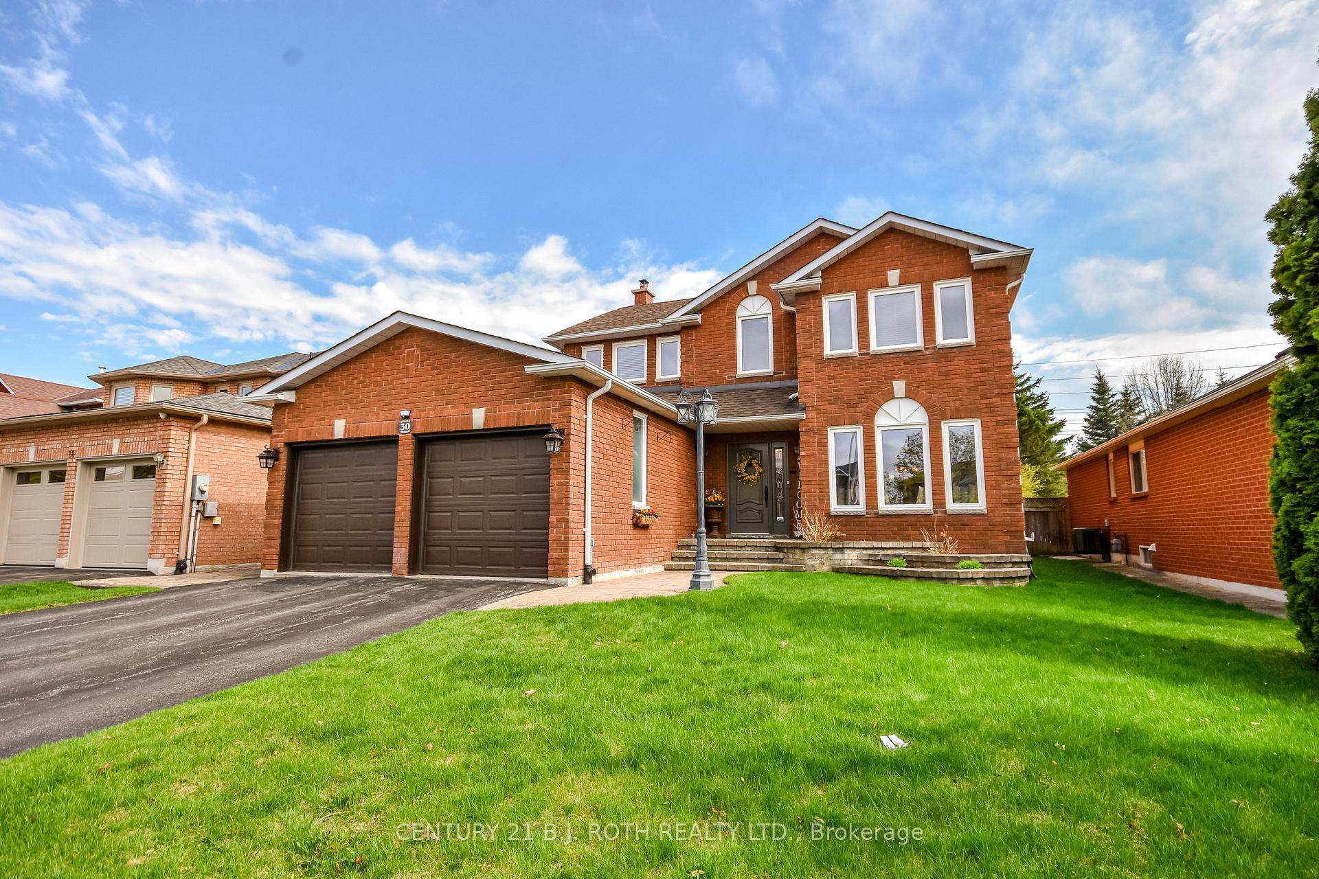 30 Golden Meadow Road, Barrie, ON L4N 7E6