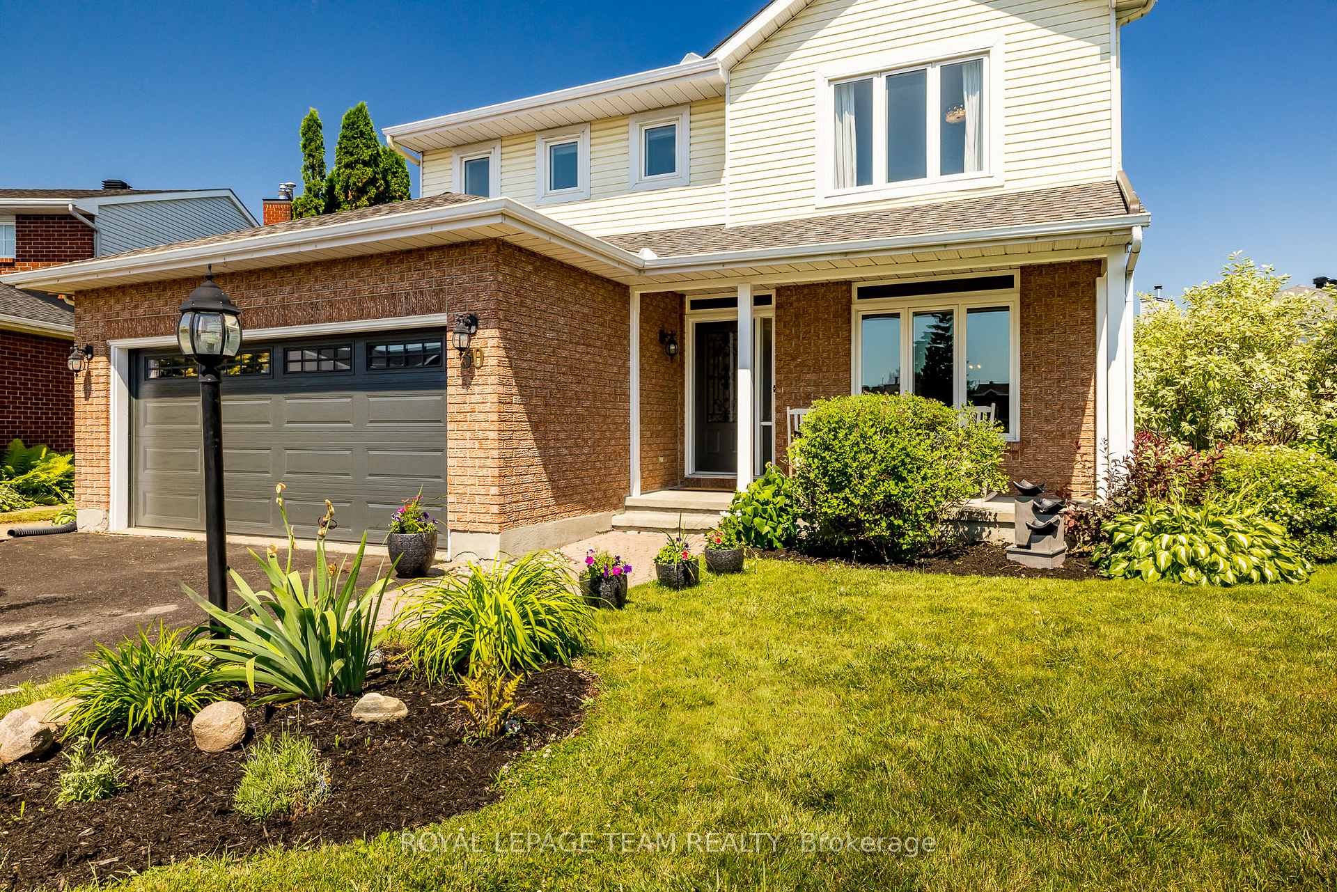 30 Halley Street, Barrhaven, ON K2J 3W2