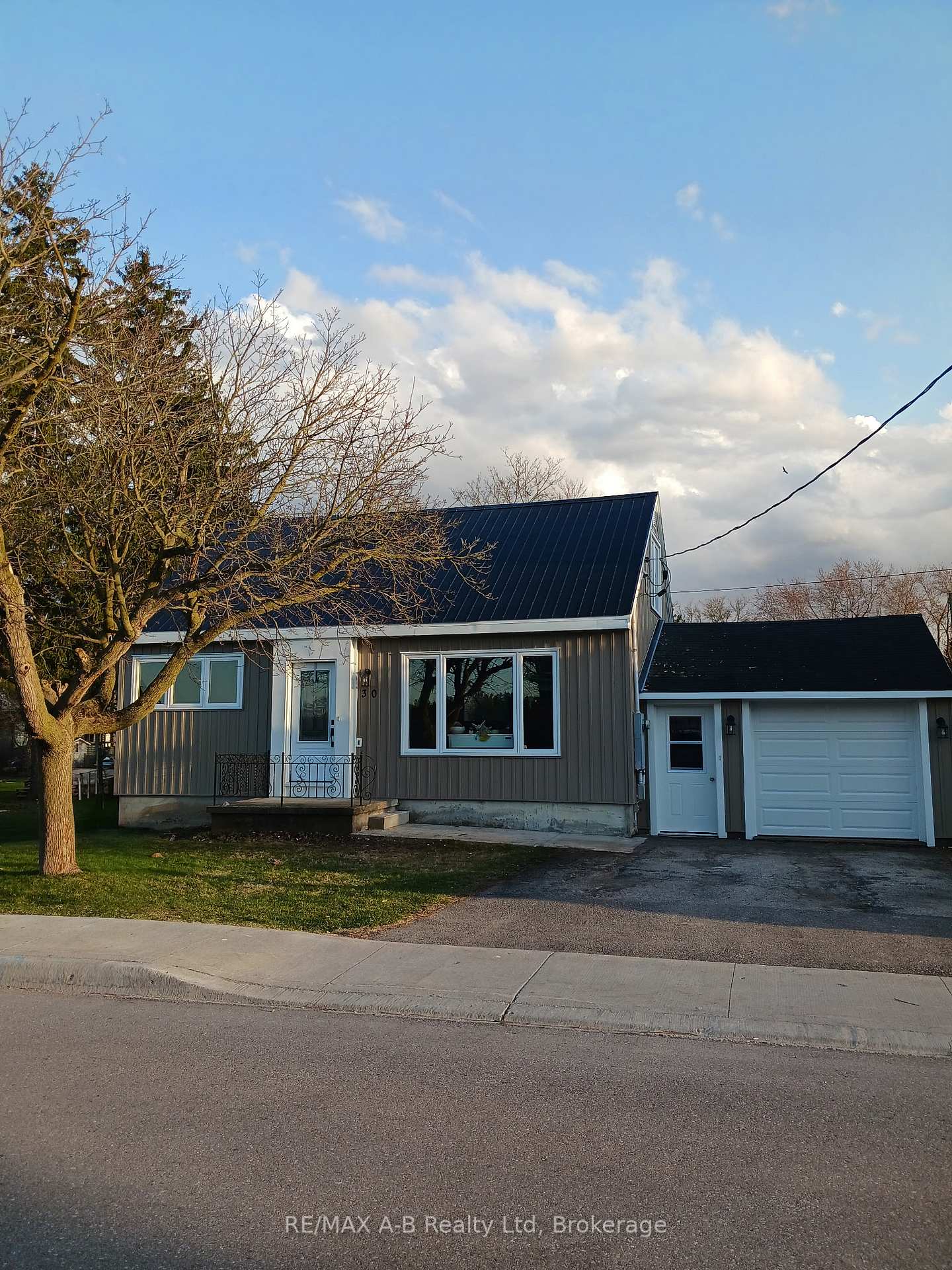 30 Henry Street, East Zorra-Tavistock, ON N0B 2R0