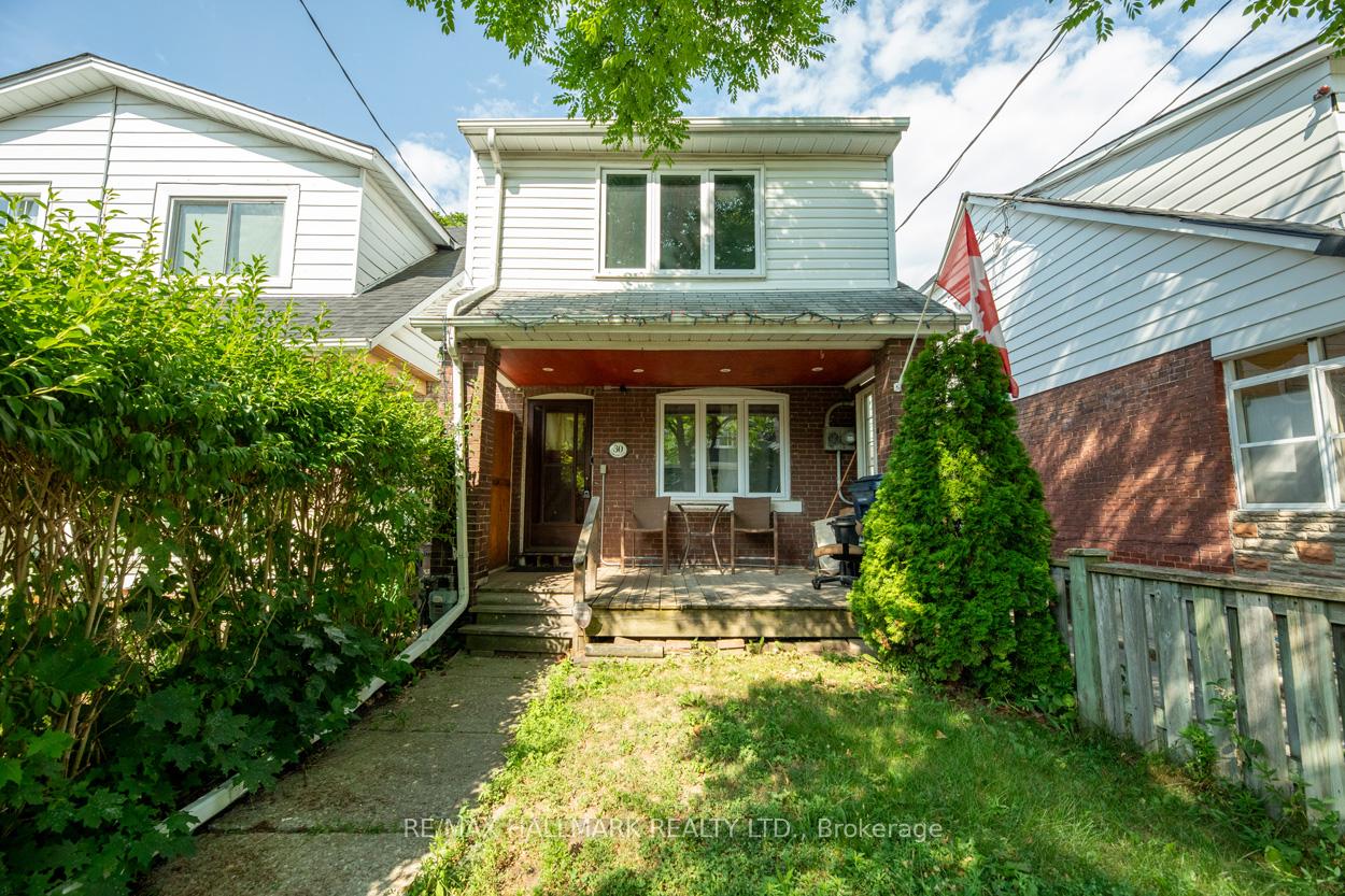 30 Lawlor top Floor Avenue, Toronto, ON M4E 3L7