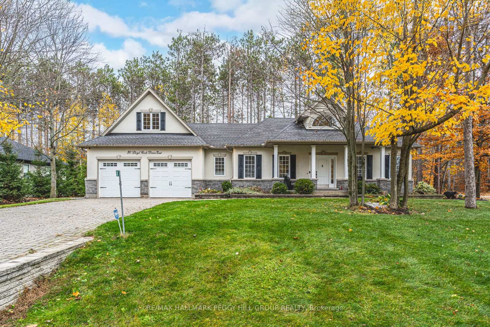 30 Lloyd Cook Drive E, Springwater, ON L9X 0H5