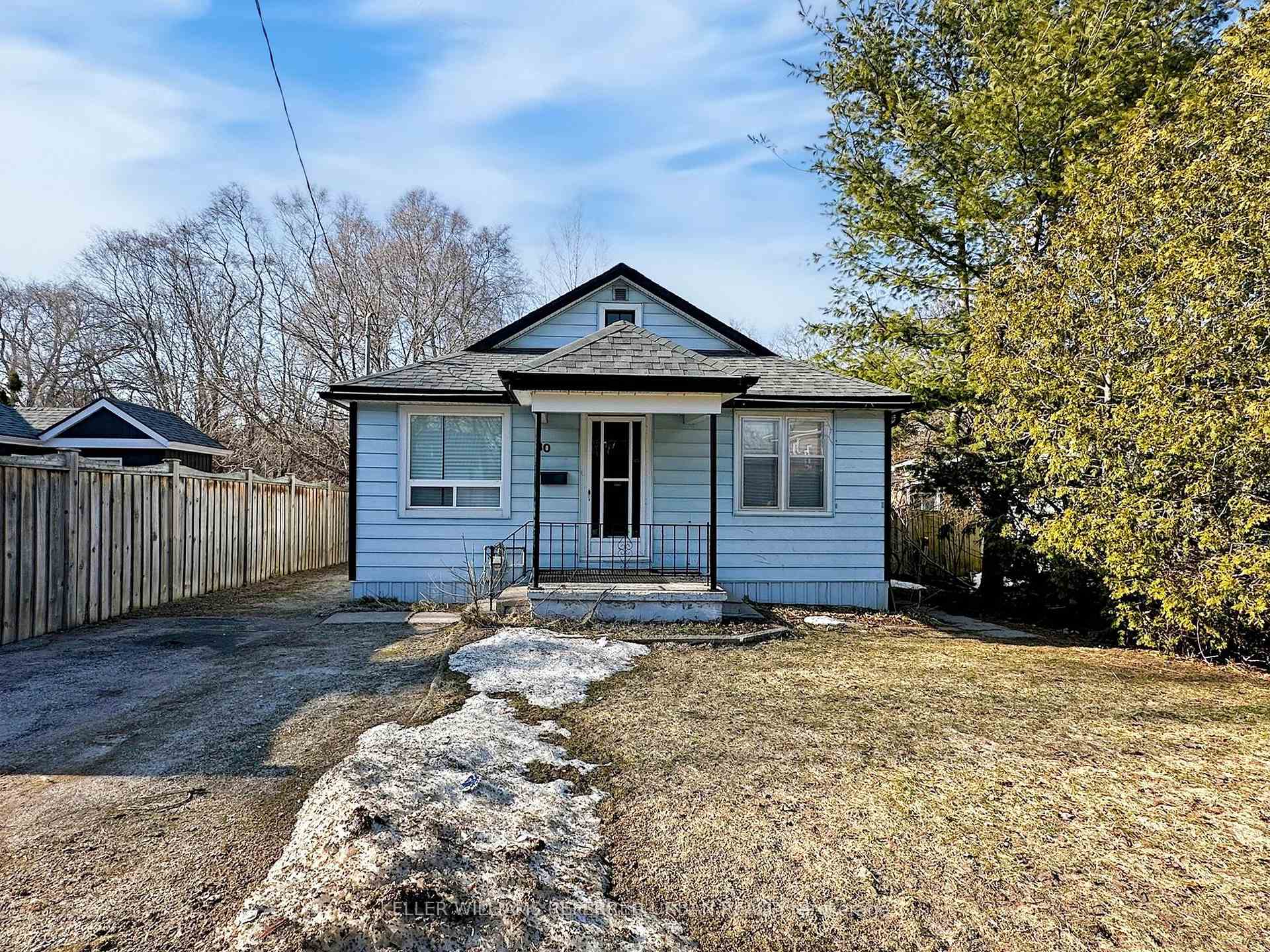 30 Perry Street, Barrie, ON L4N 2G1