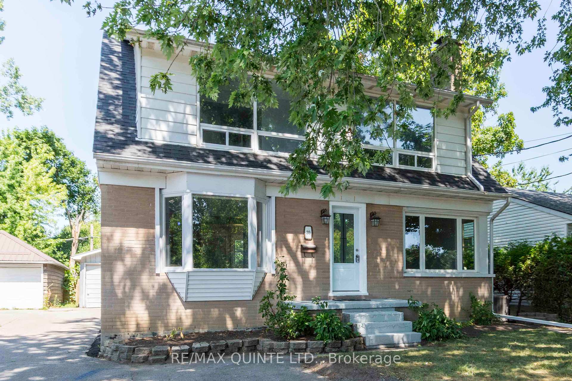 30 Southview Avenue, Belleville, ON K8N 2J5