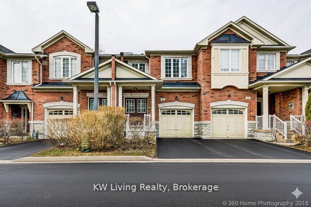 30 Triburnham Place, Toronto, ON M9C 3P3