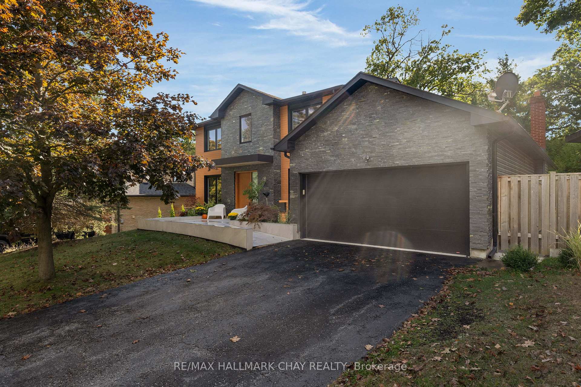 30 Valley Drive, Barrie, ON L4N 4R9