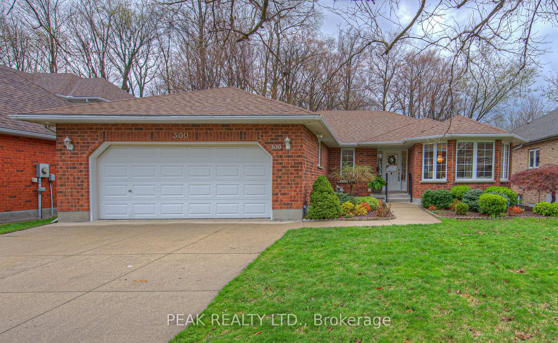 300 Thorncrest Drive, Waterloo, ON N2L 5R5