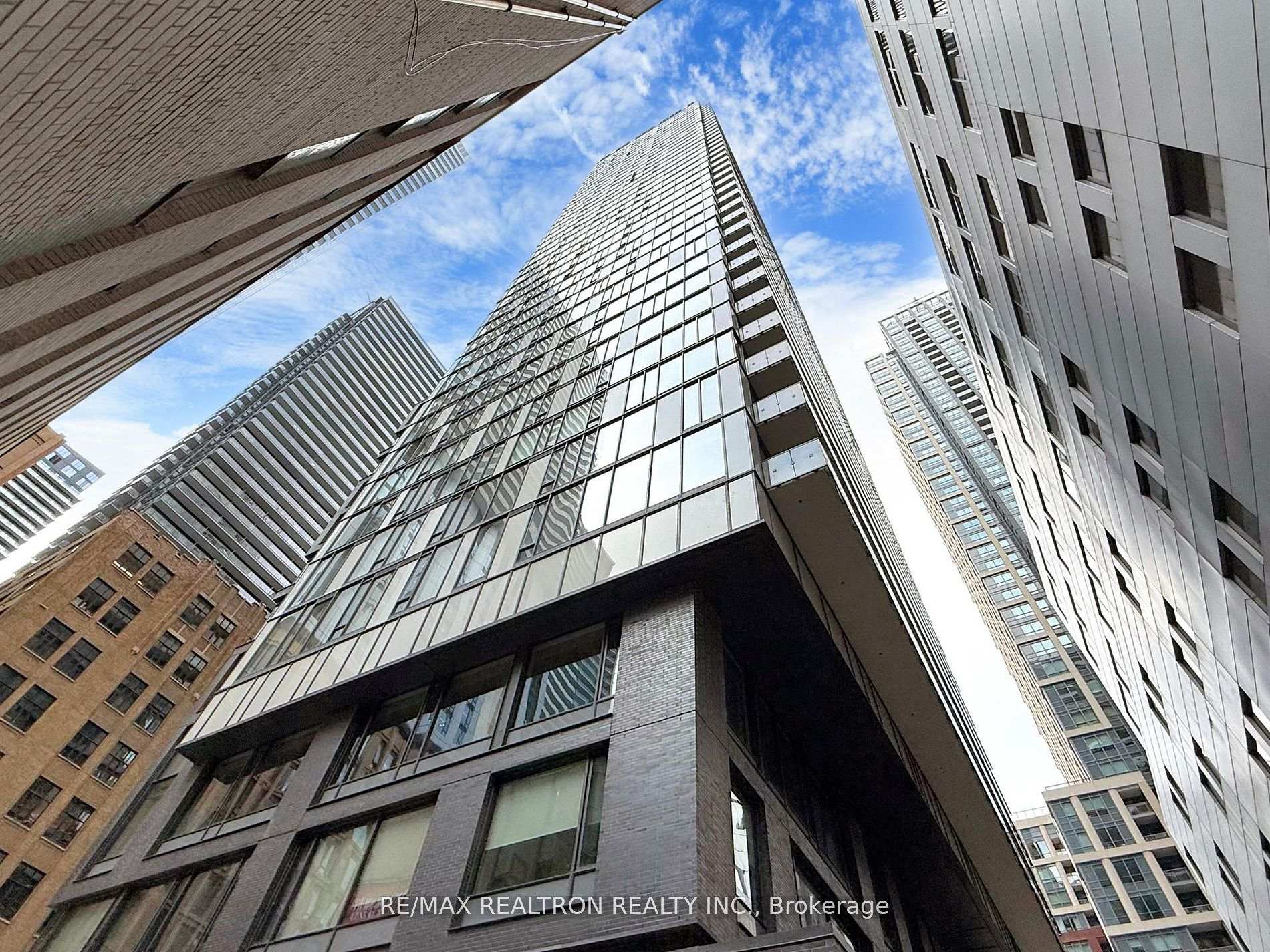 3001 - 101 Peter Street, Toronto, ON M5V 0G6