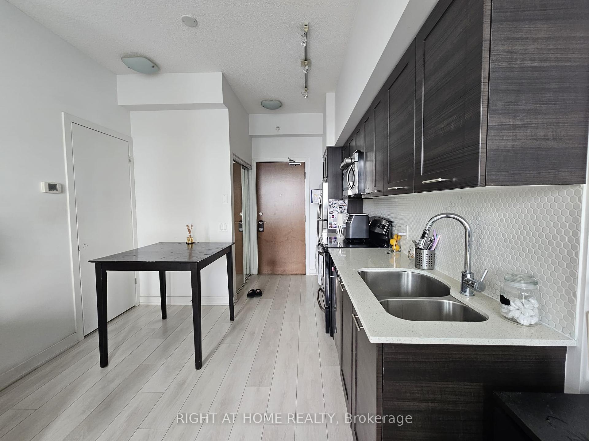 3004 - 2212 Lakeshore Boulevard W, Toronto, ON M8V 0C2