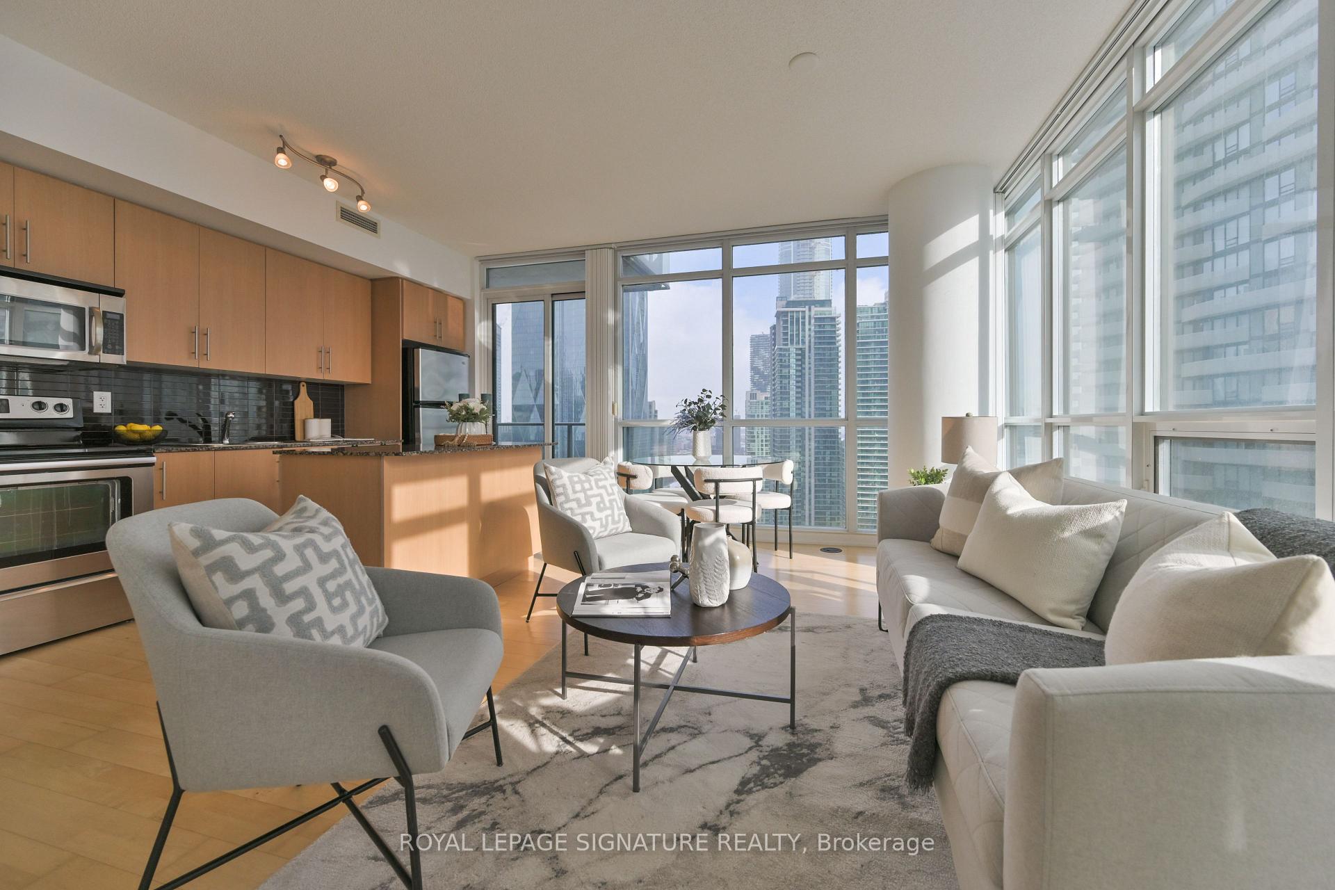 3007 - 55 Bremner Boulevard, Toronto, ON M5V 3V8
