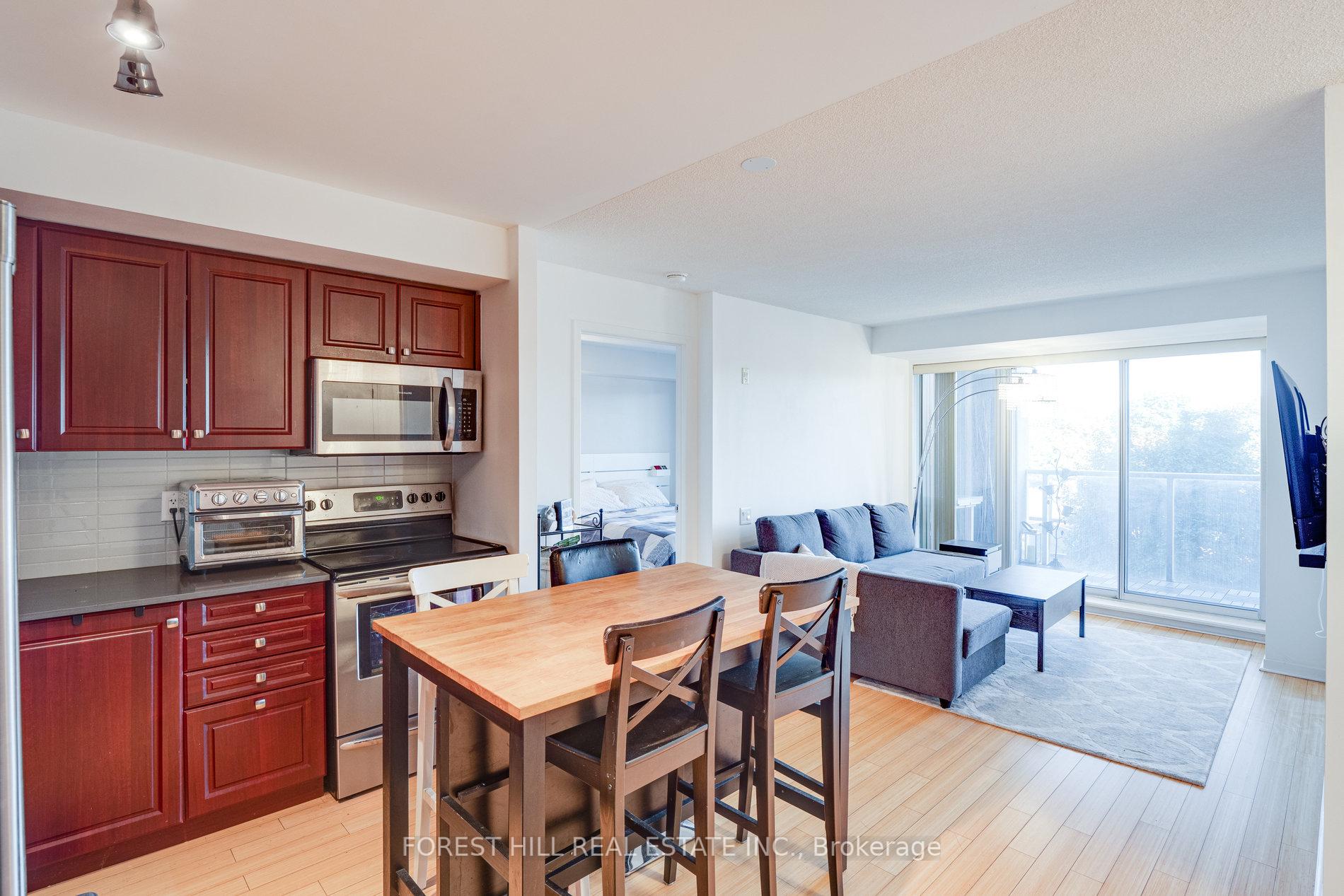 301 - 1040 The Queensway Avenue, Toronto, ON M8Z 0A7