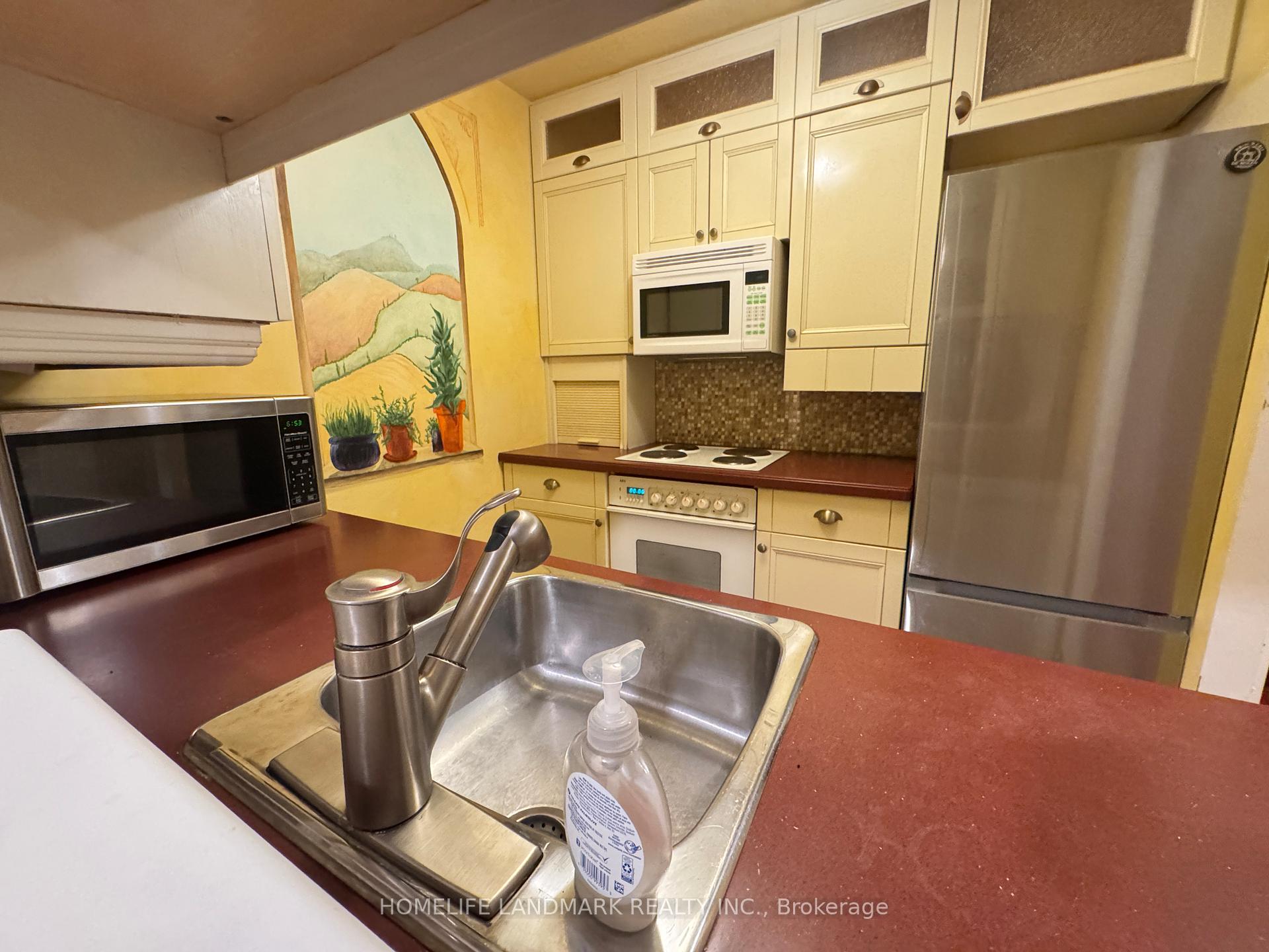 301 - 1055 Bay Street, Toronto, ON M5S 3A3