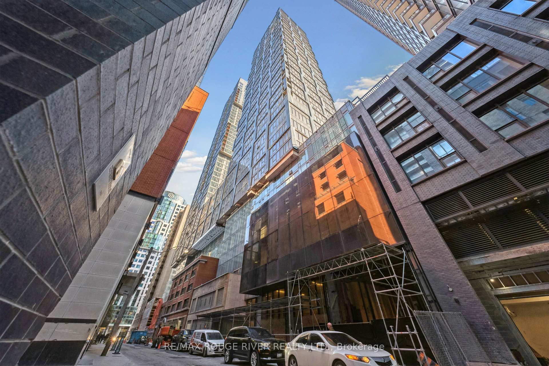 301 - 15 Mercer Street, Toronto, ON M5V 1H2