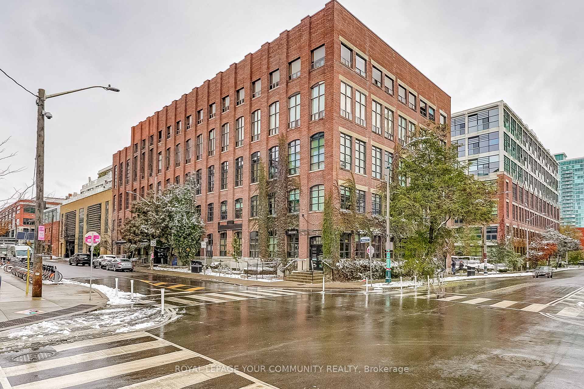 301 - 43 Hanna Avenue, Toronto, ON M6K 1X1