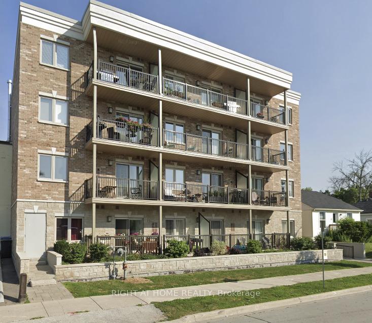 301 - 73 Washington Avenue, Oakville, ON L6K 1W5