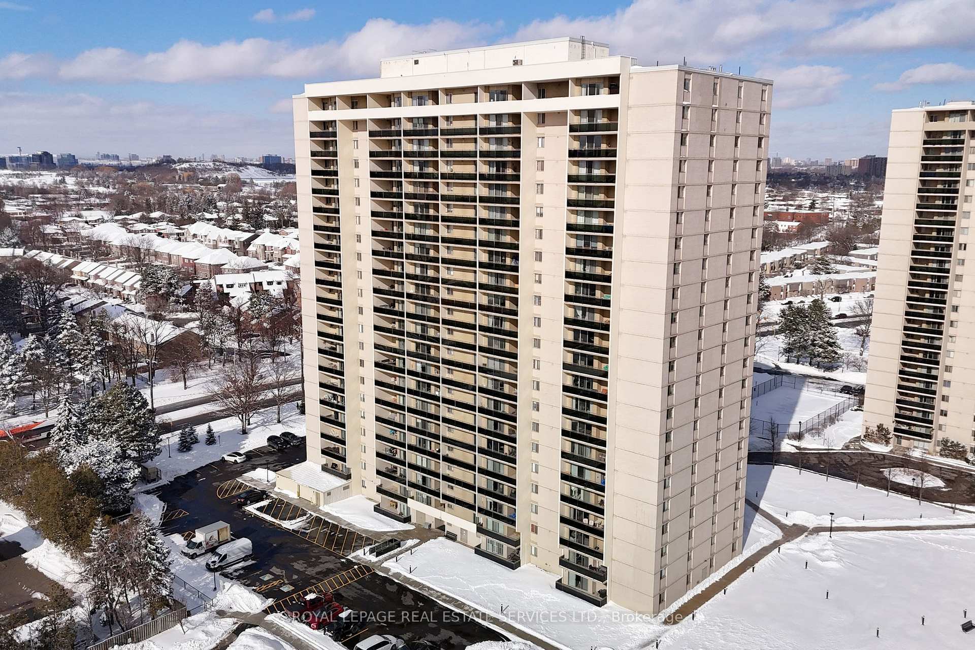 301 - 820 Burnhamthorpe Road, Toronto, ON M9C 4W2
