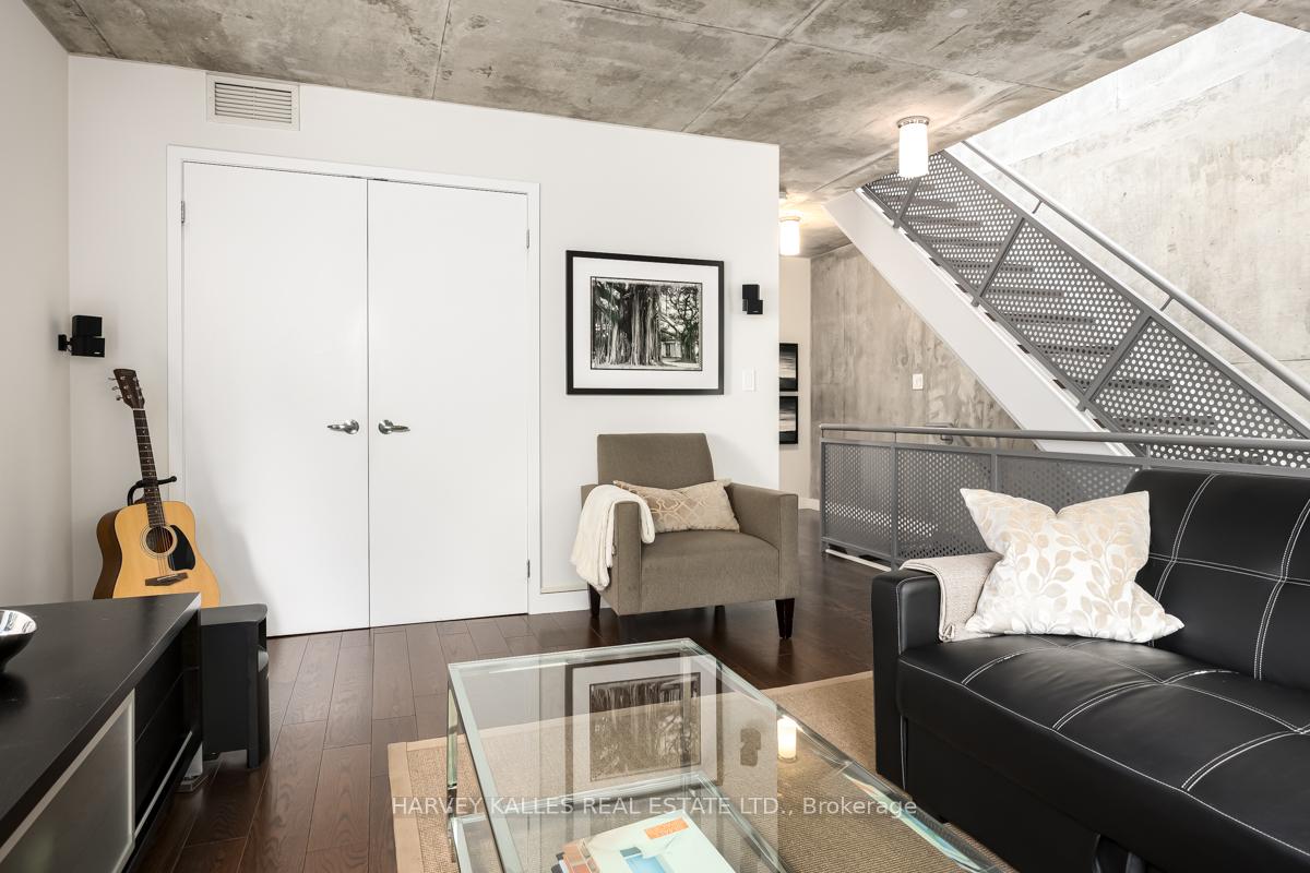301 Mutual Street, Toronto, ON M4Y 1X6