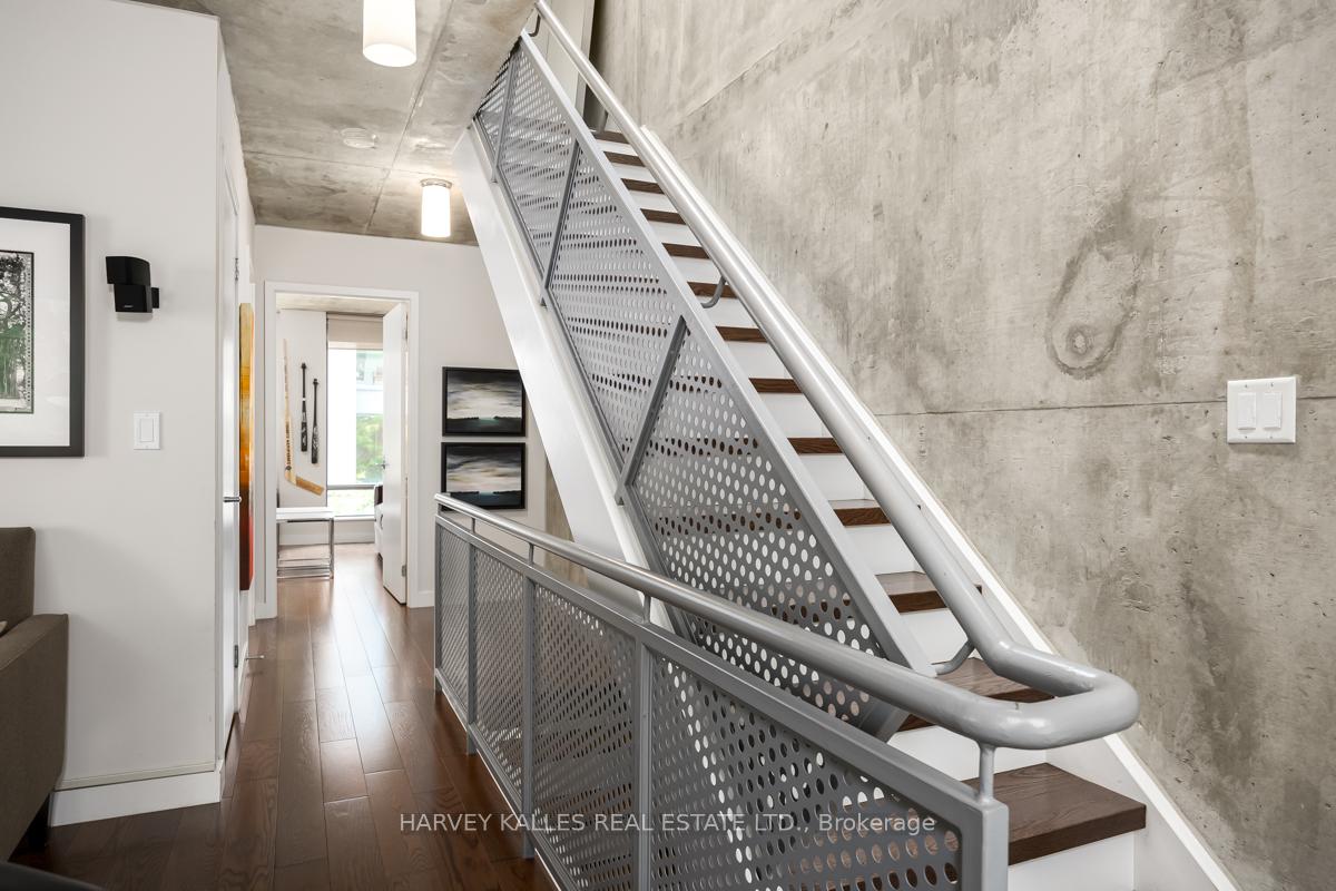 301 Mutual Street, Toronto, ON M4Y 1X6