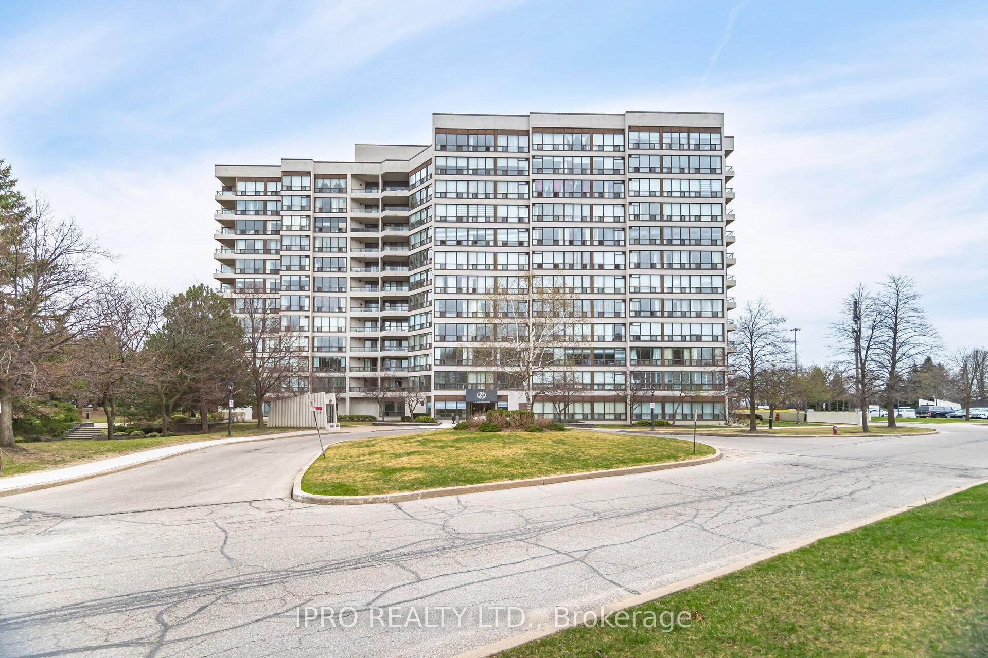 302 - 12 Laurelcrest Street, Brampton, ON L6S 5Y4