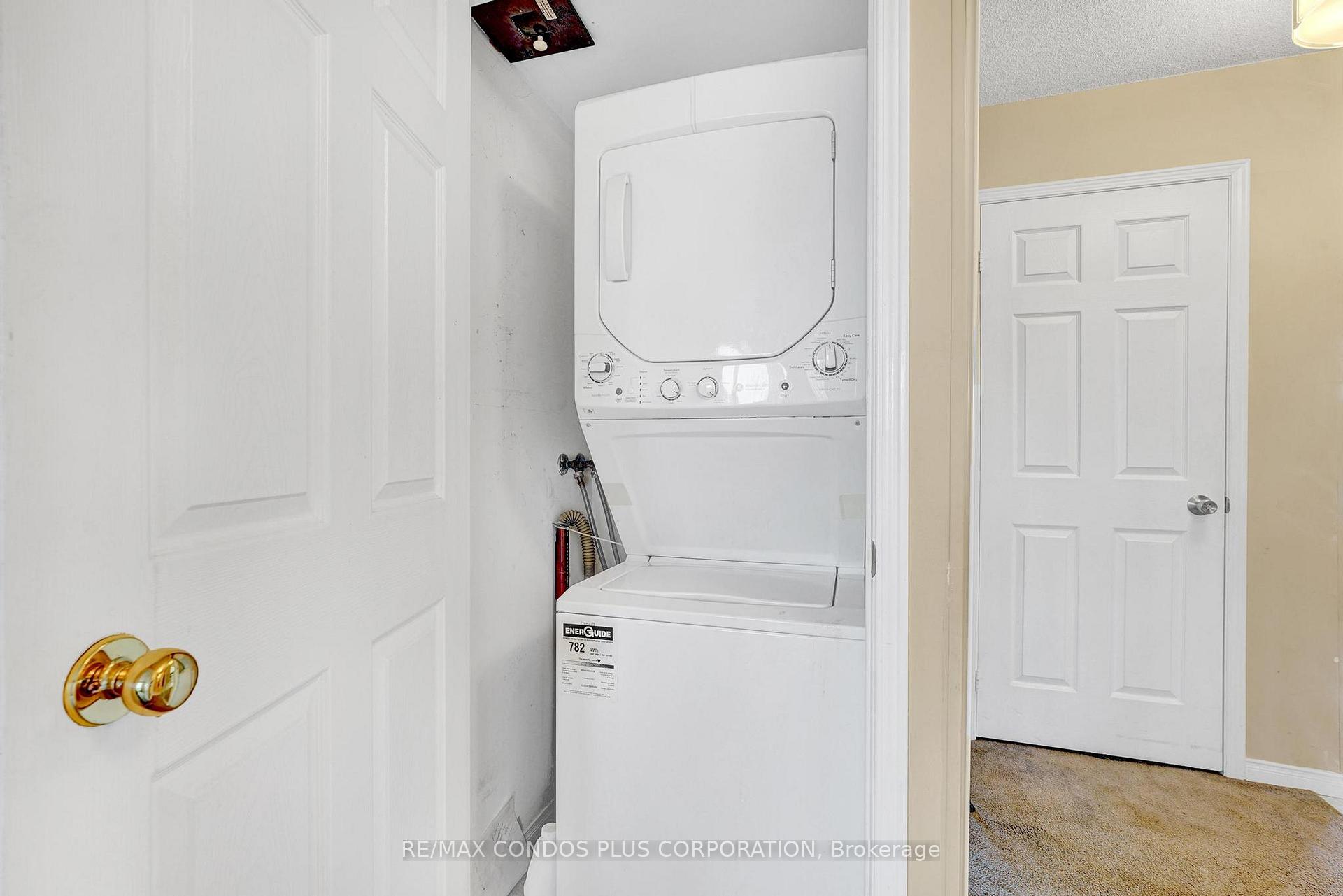 302 - 190 Manitoba Street, Toronto, ON M8Y 3Y8