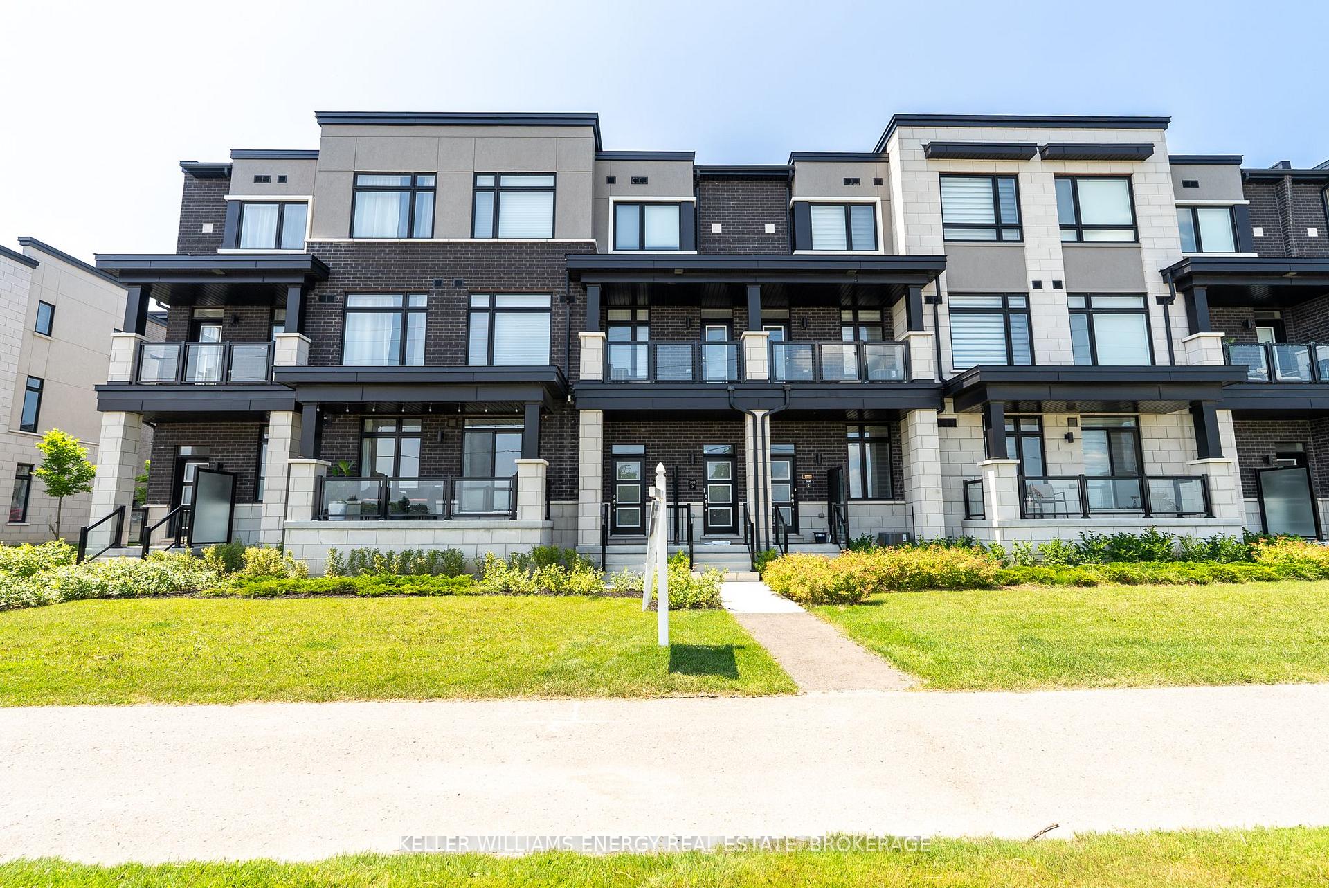 302 - 2550 Castlegate Crossing, Pickering, ON L1X 0H6