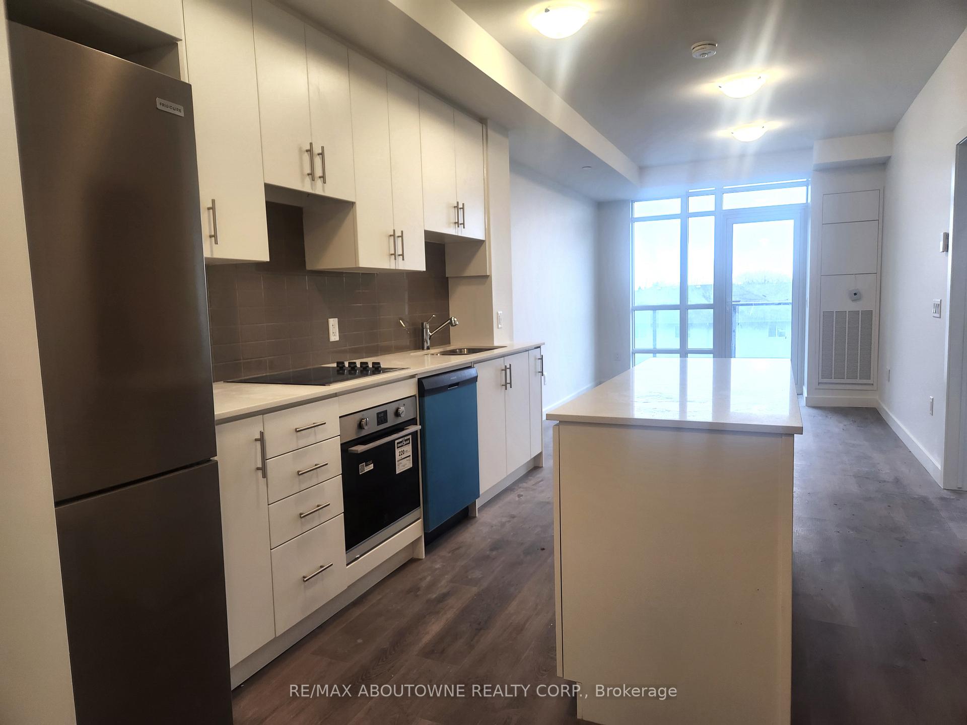 302 - 461 Green Road, Hamilton, ON L8E 5B4