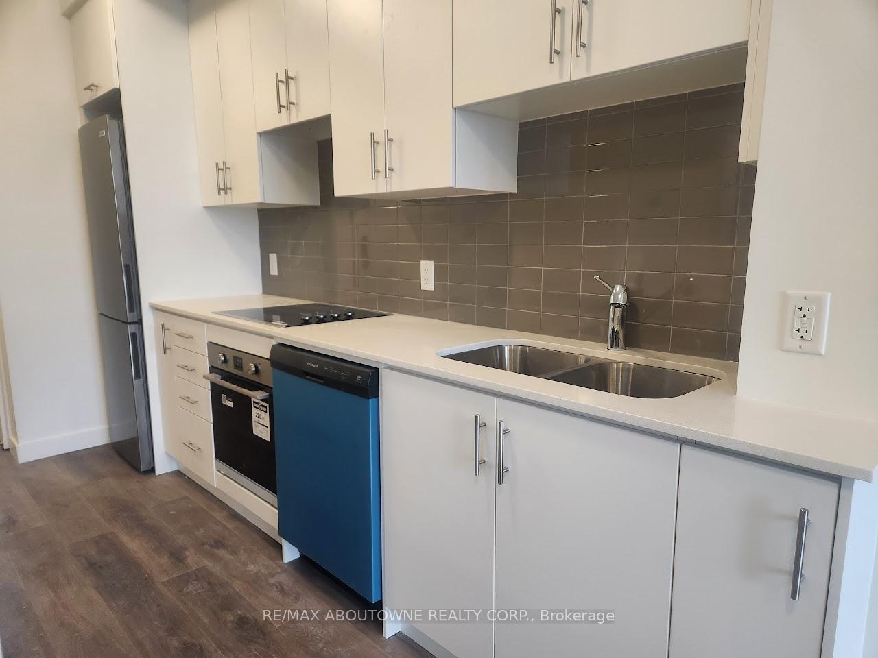 302 - 461 Green Road, Hamilton, ON L8E 5B4