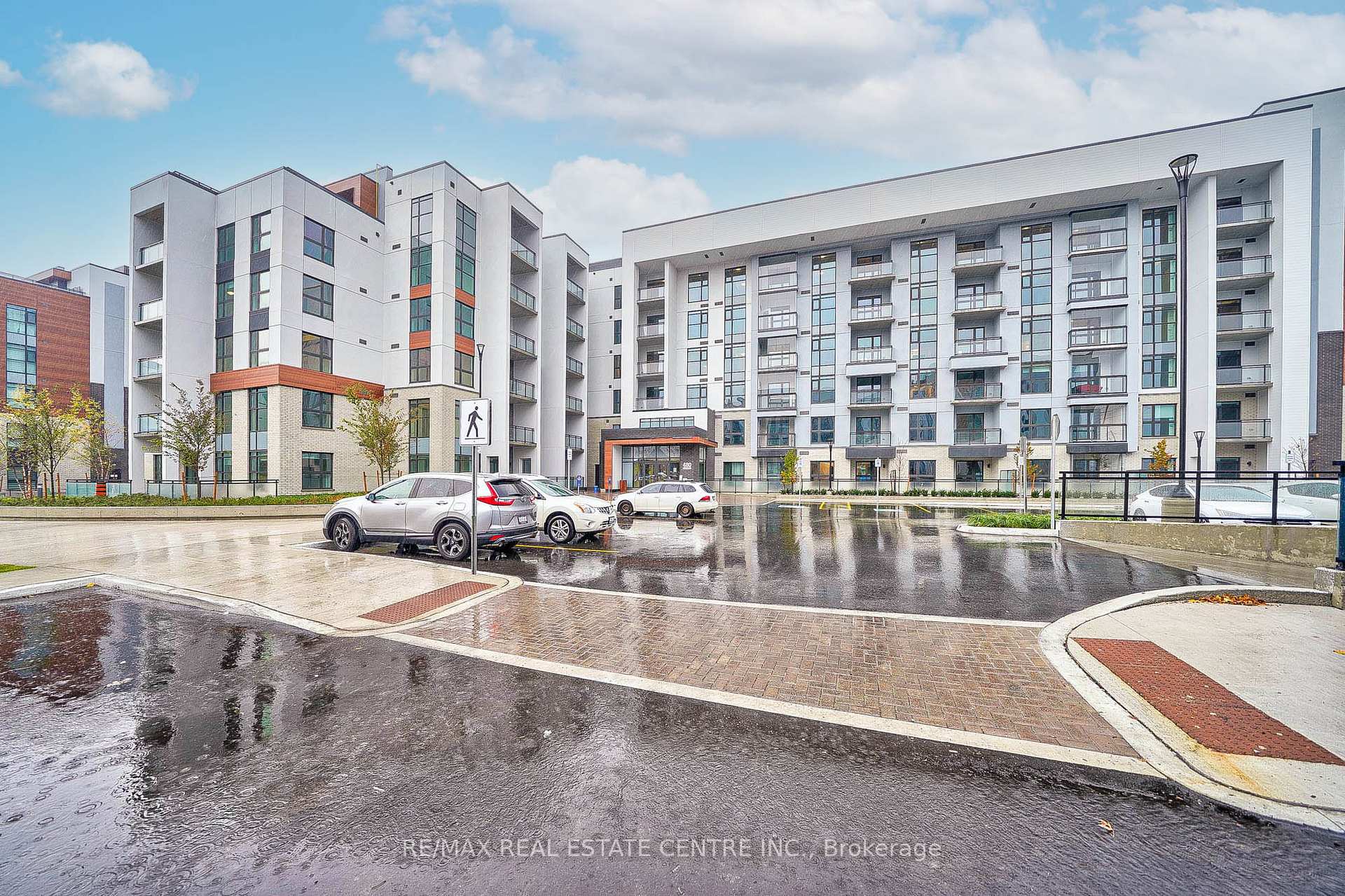 302 - 480 Gordon Krantz Avenue, Milton, ON L9E 1Z4