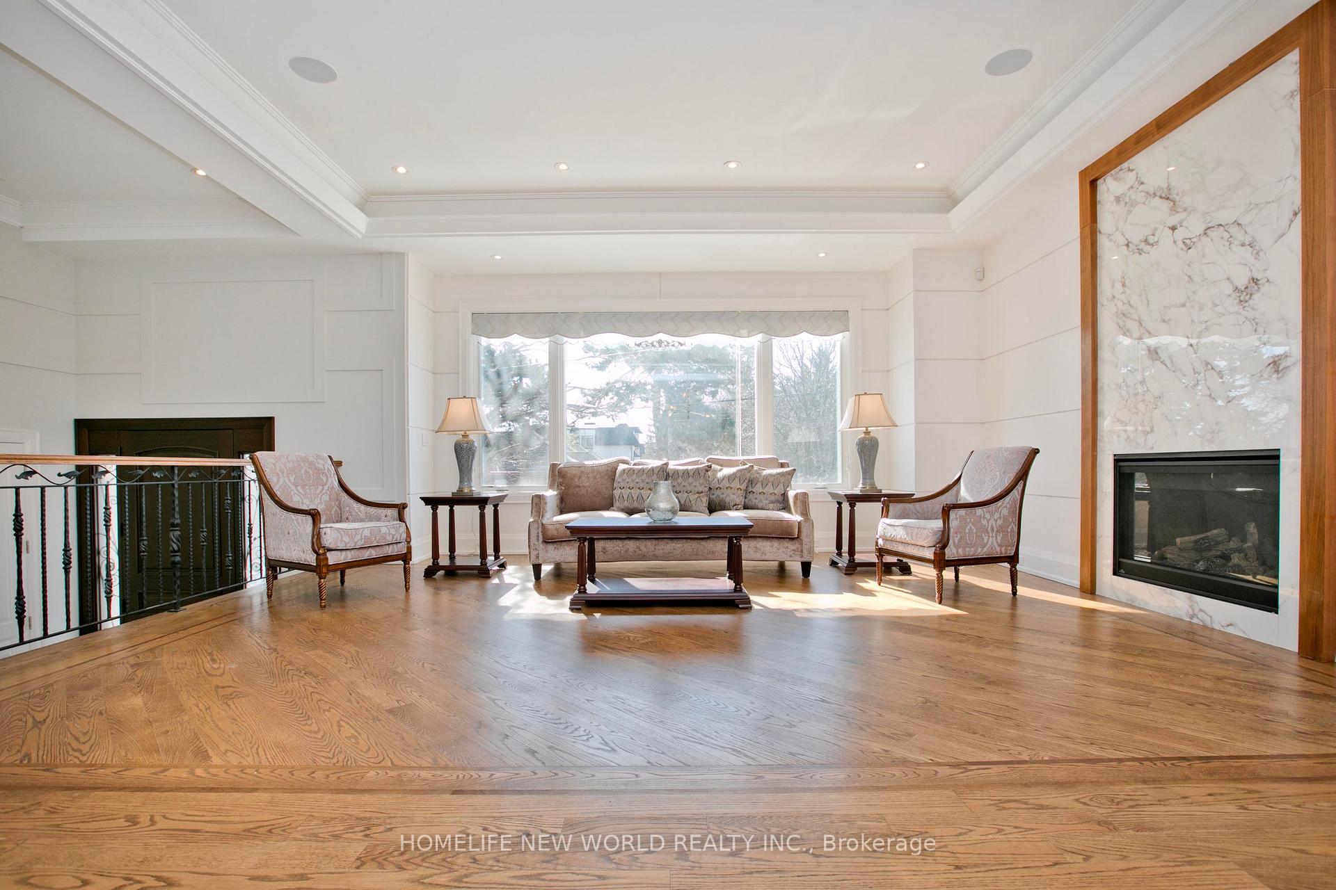302. Johnston Avenue, Toronto, ON M2N 1H7