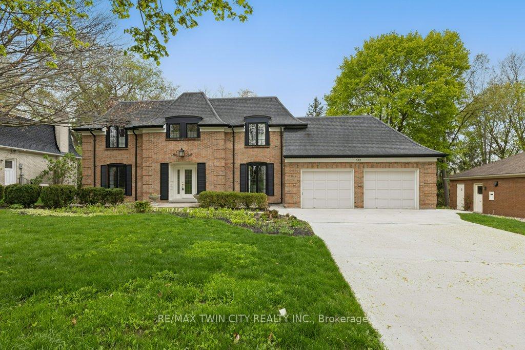 302 Shakespeare Drive, Waterloo, ON N2L 2V1